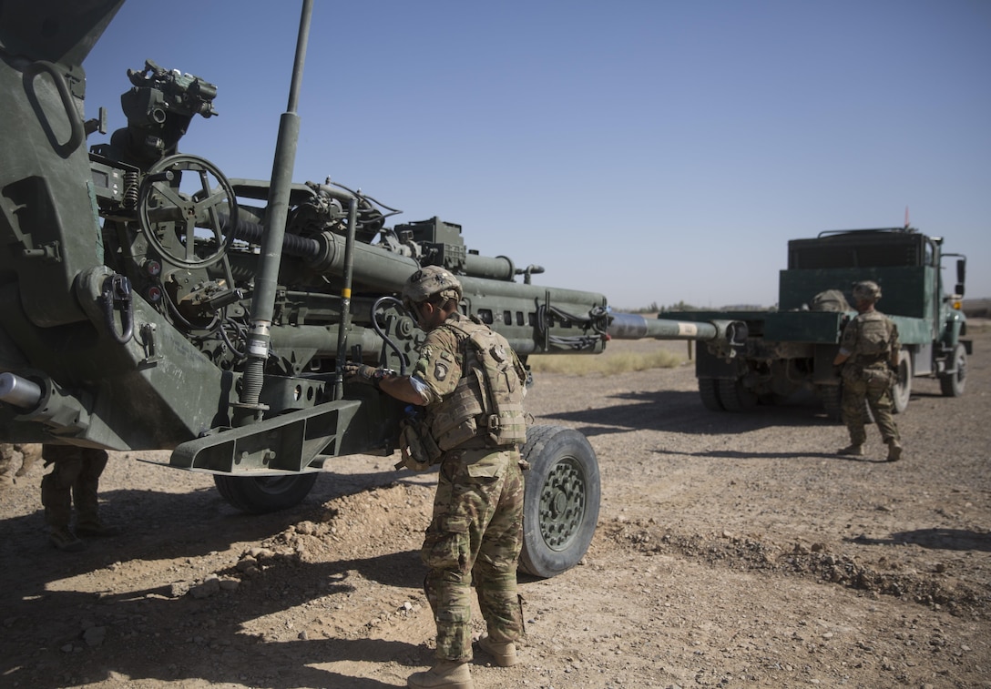 Superior Firepower: U.S. Army M-777 arrives at Bost Airfield to support ...