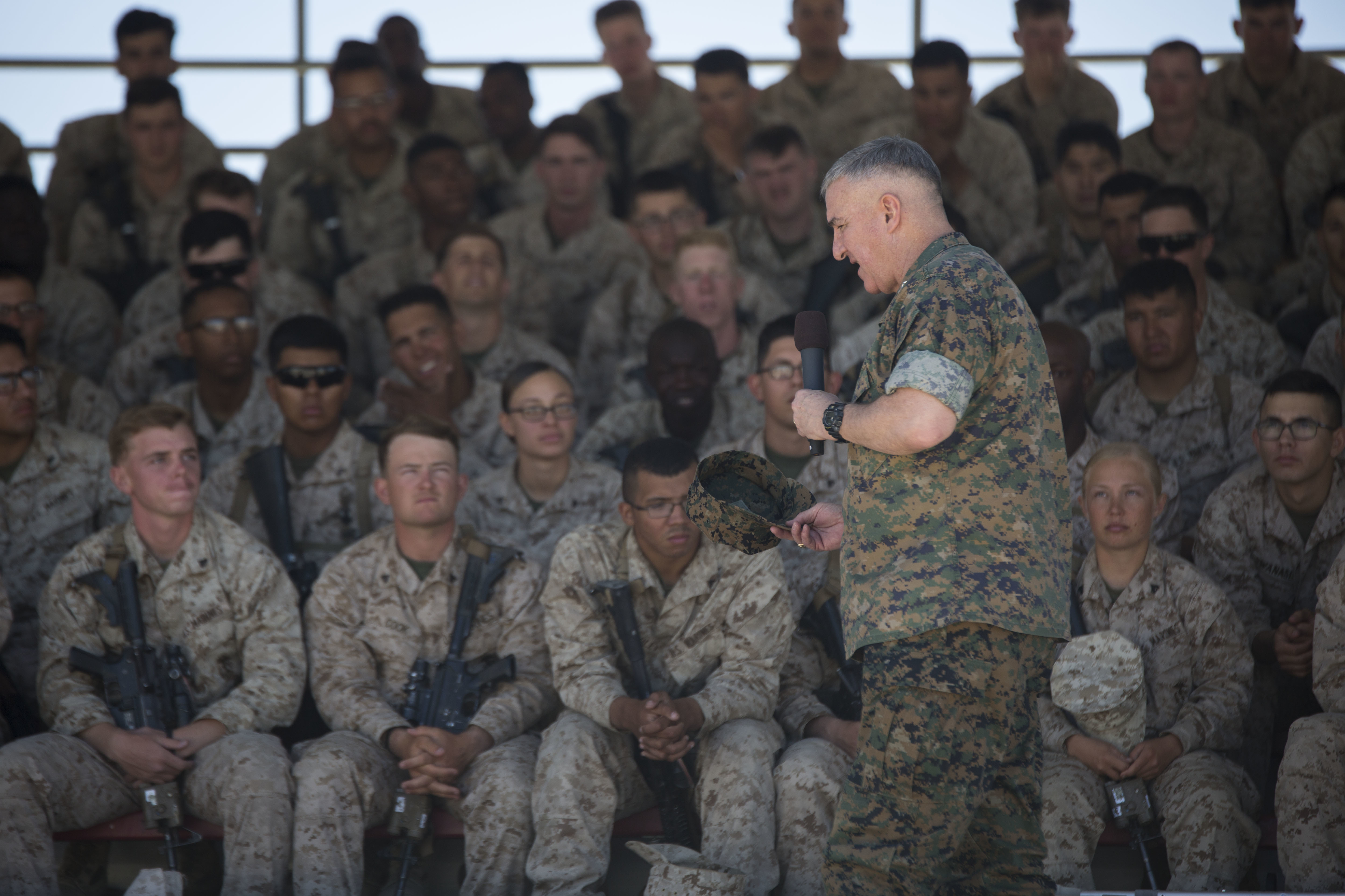 Gen. Walters meets with 29 Palms Marines