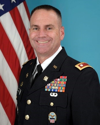 Chamberlain takes command at DLA Distribution Red River