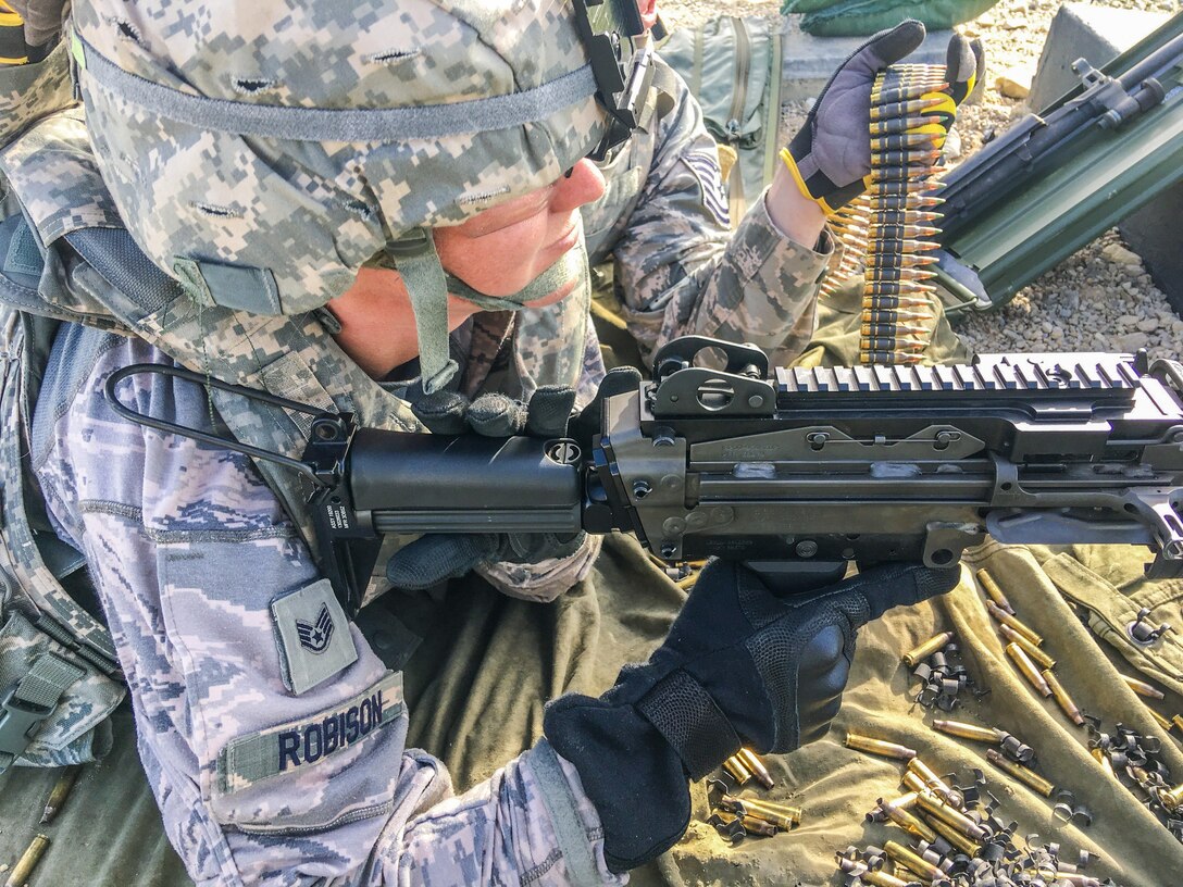 Missouri Airmen train with machine guns