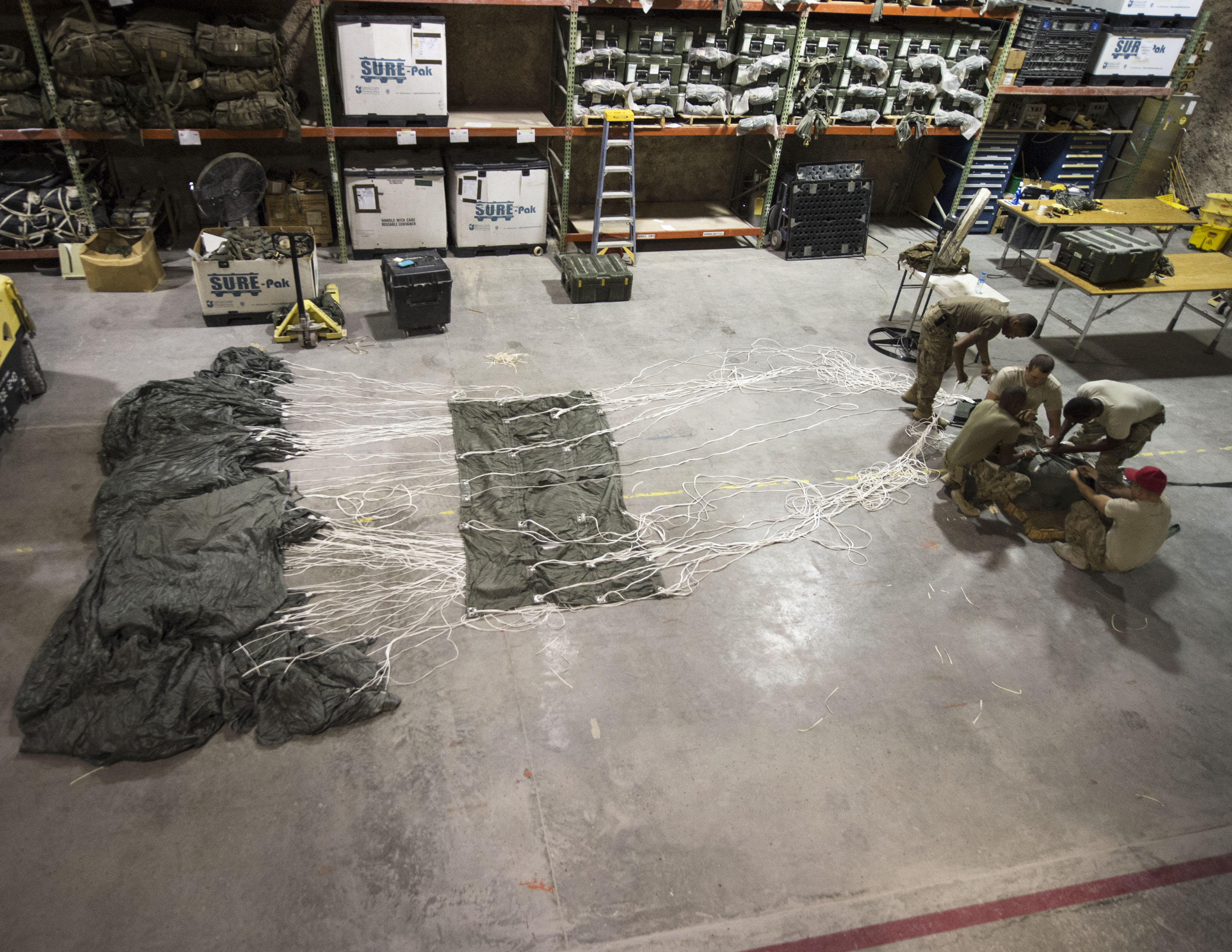 Riggers help Al Udeid Air Base ensure airdrops run smoothly > U.S. Air ...