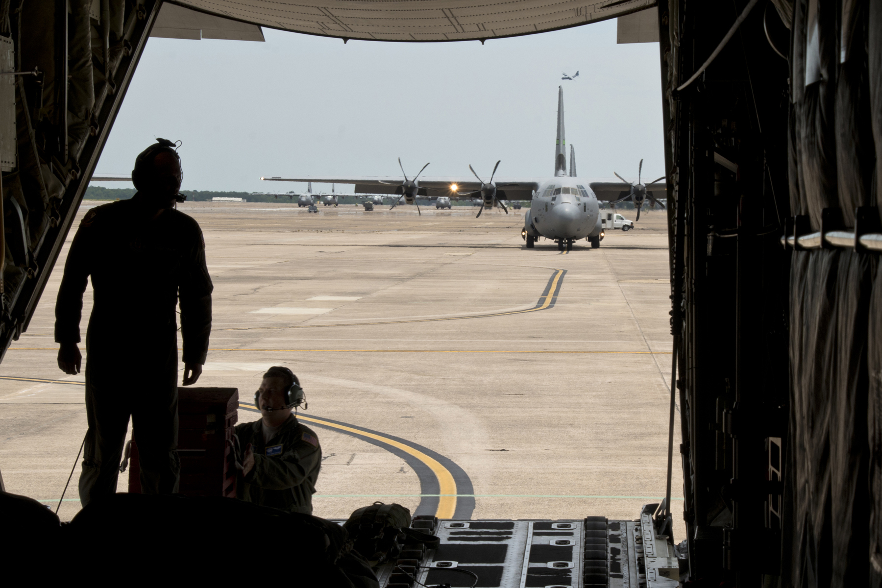 913 AG completes all Reserve 3-ship flight > 913th Airlift Group ...