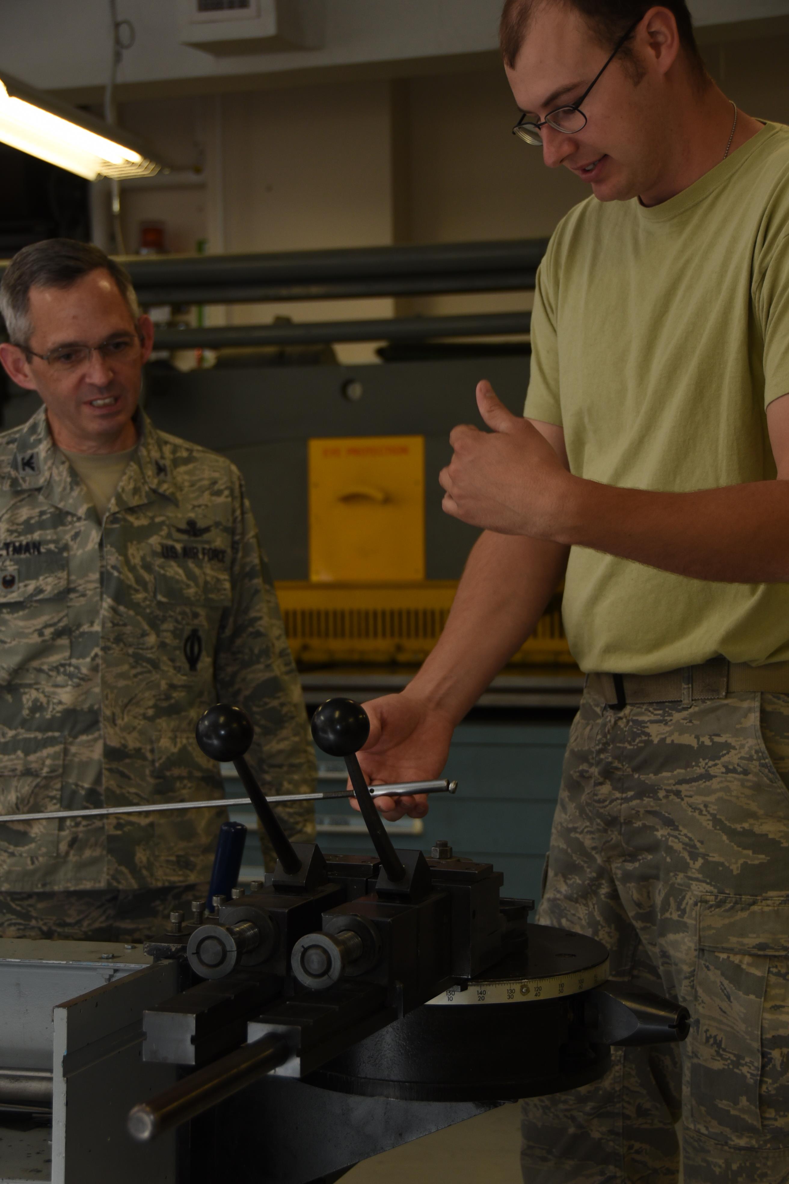 Tenth Air Force vice commander visits wing > 301st Fighter Wing ...