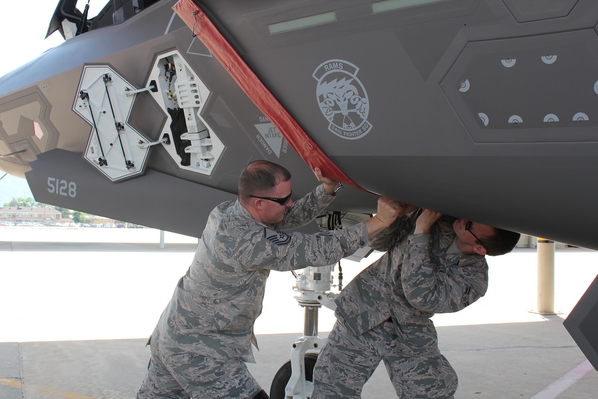 First operational F-35A squadron receives final aircraft > Hill Air ...