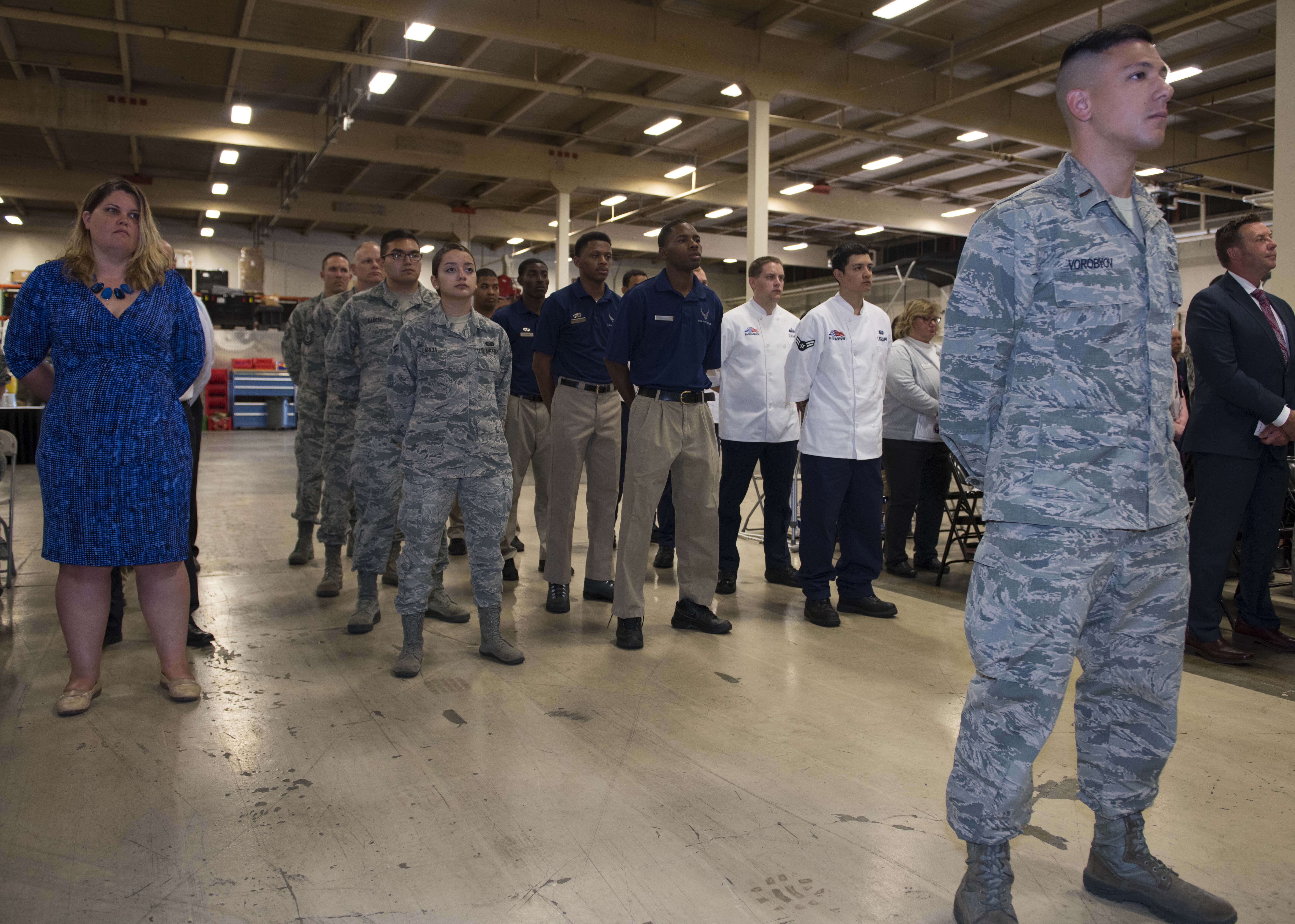 92nd FSS guideon is bestowed to new commander > Fairchild Air Force ...