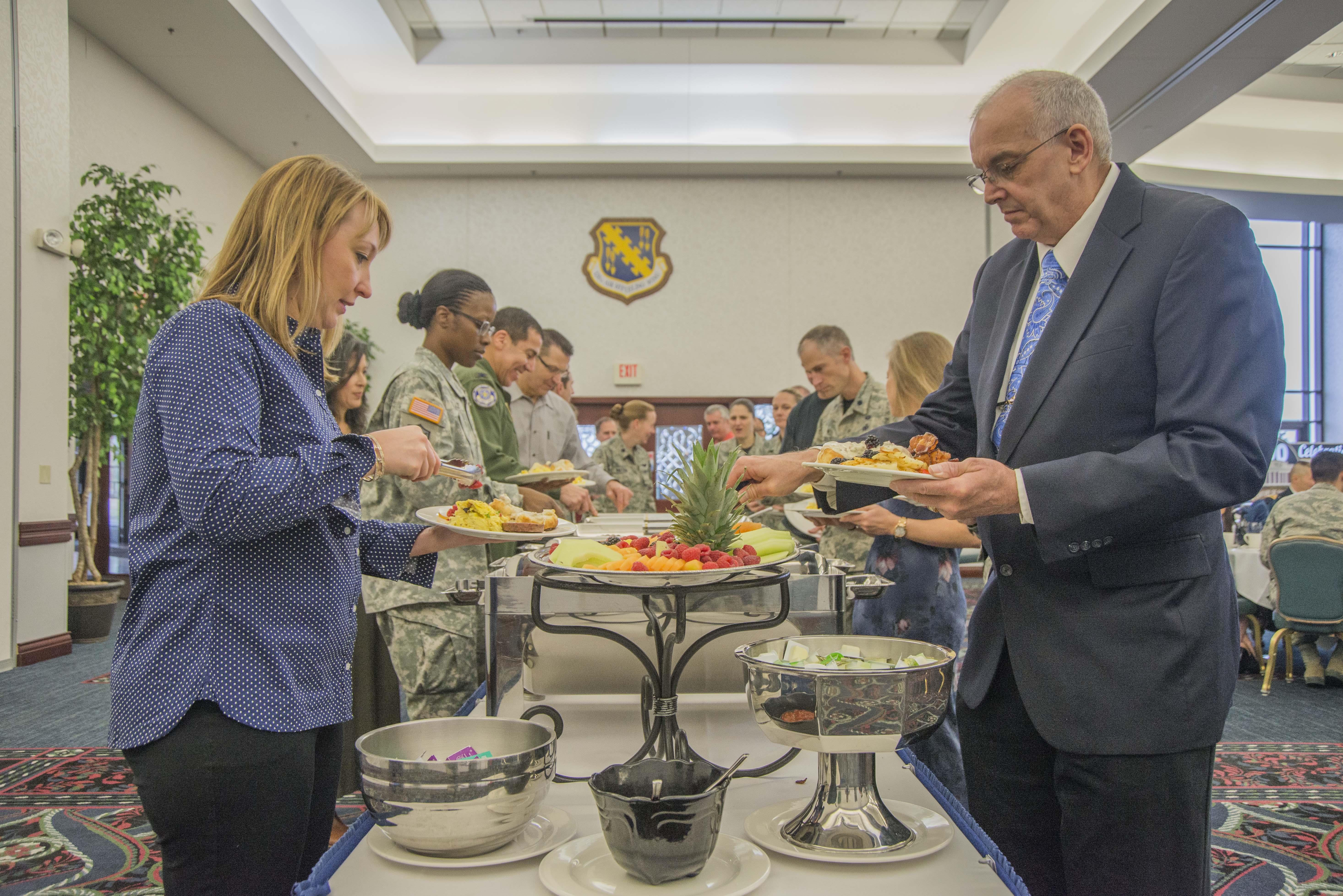 Scott hosts prayer breakfast > Scott Air Force Base > News