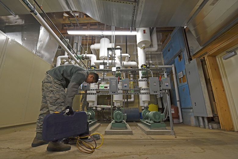 Some like it hot, HVAC keeps it cool > Fairchild Air Force Base > Display