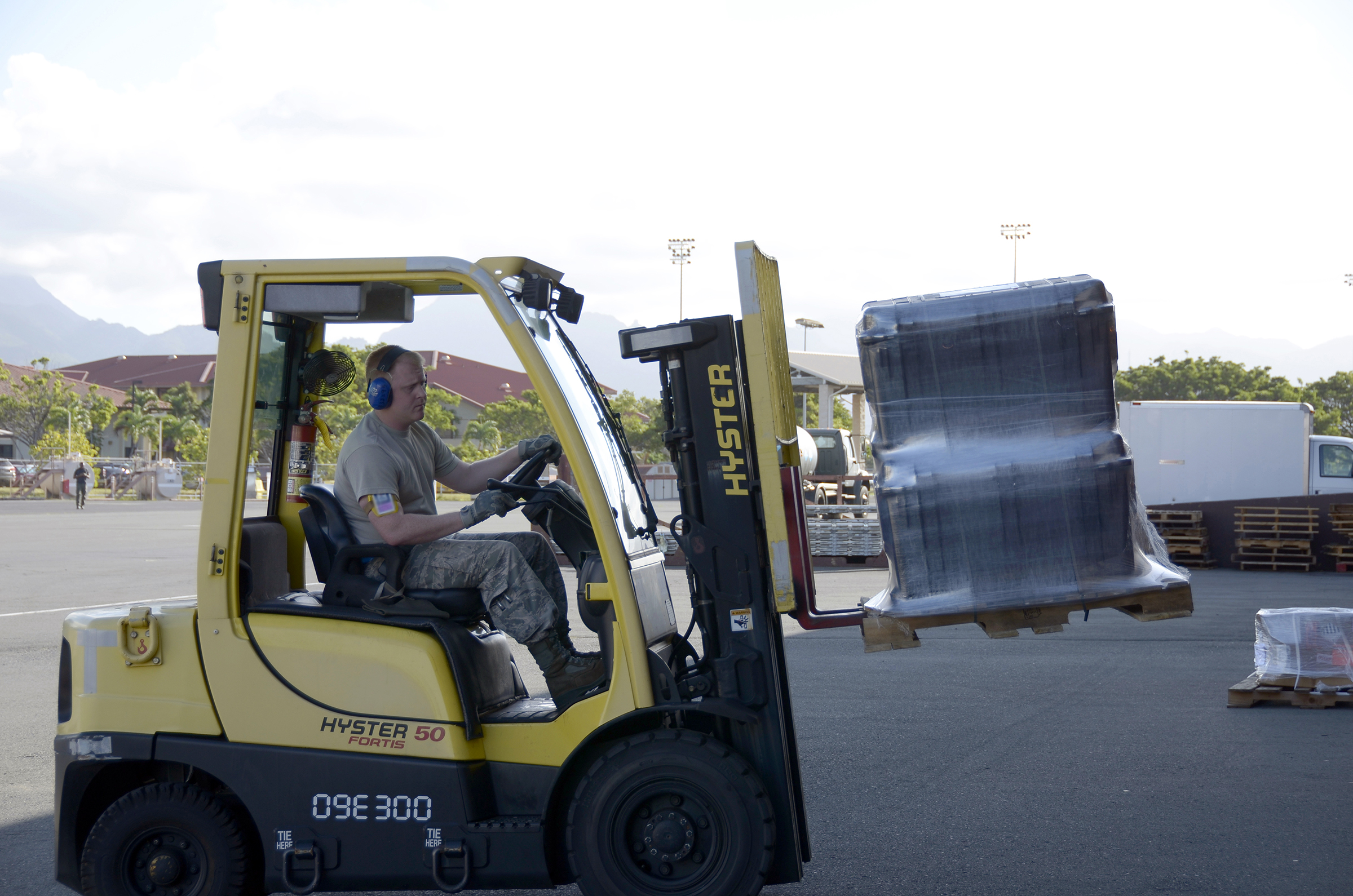 87 APS Airmen perform annual tour in Hawaii > 445th Airlift Wing ...
