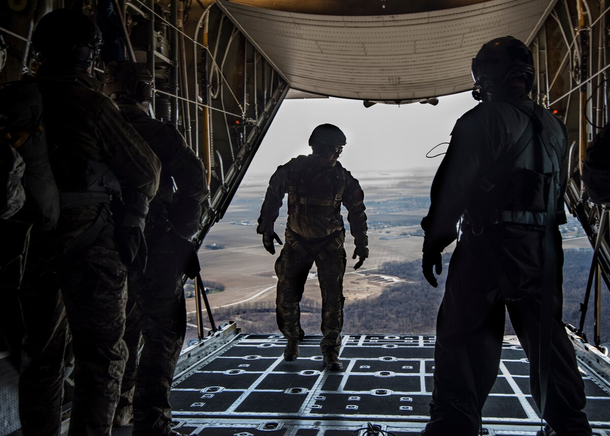 Scott hosts first jump on new drop zone > Little Rock Air Force Base ...