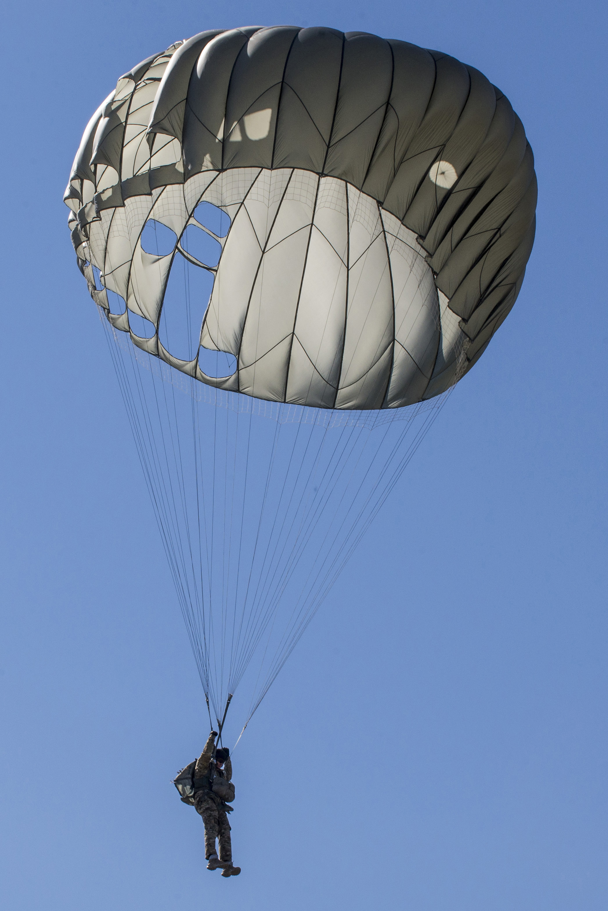 Scott hosts first-ever jump into new drop zone