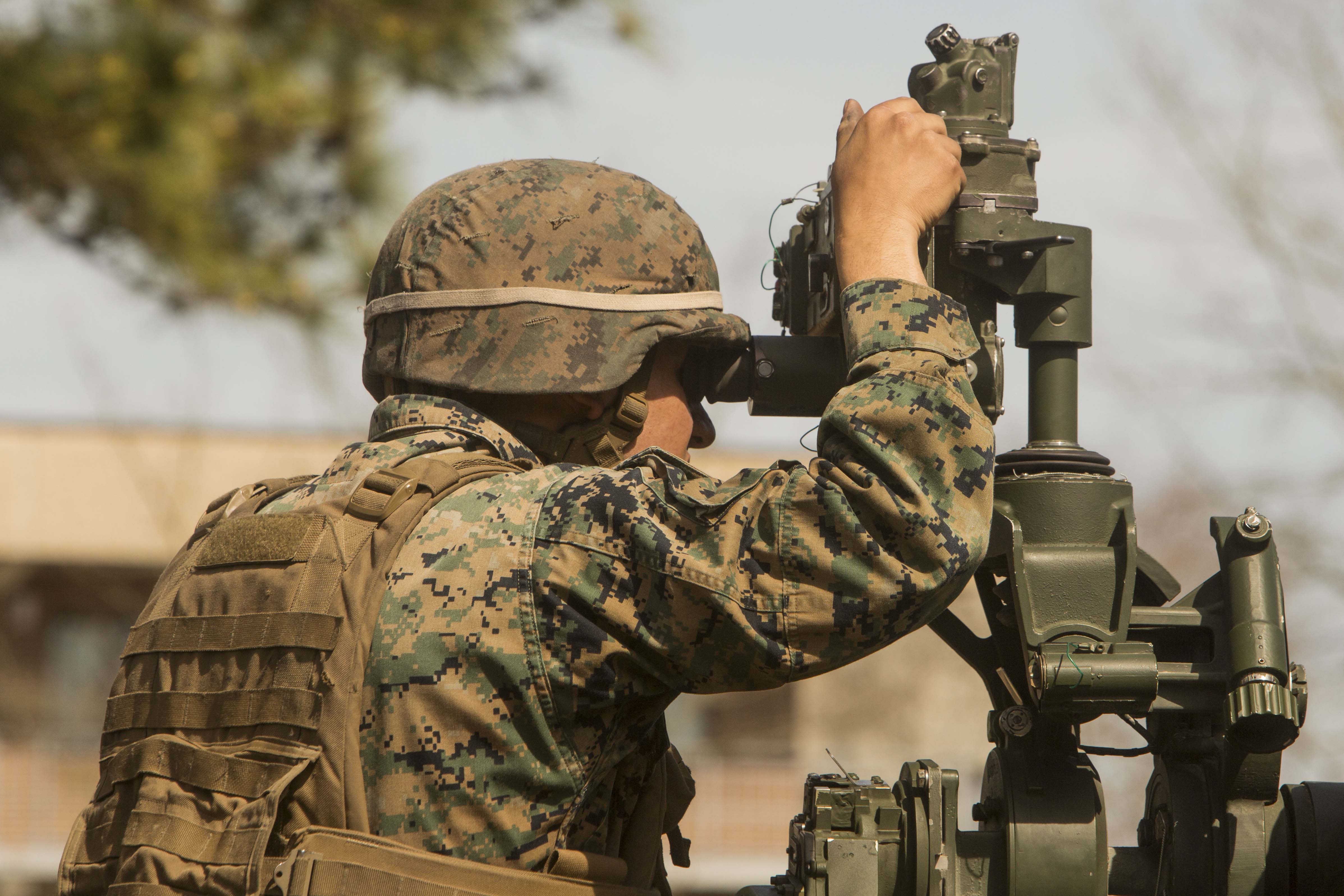 Marines participate in gunner and assisstant gunner course