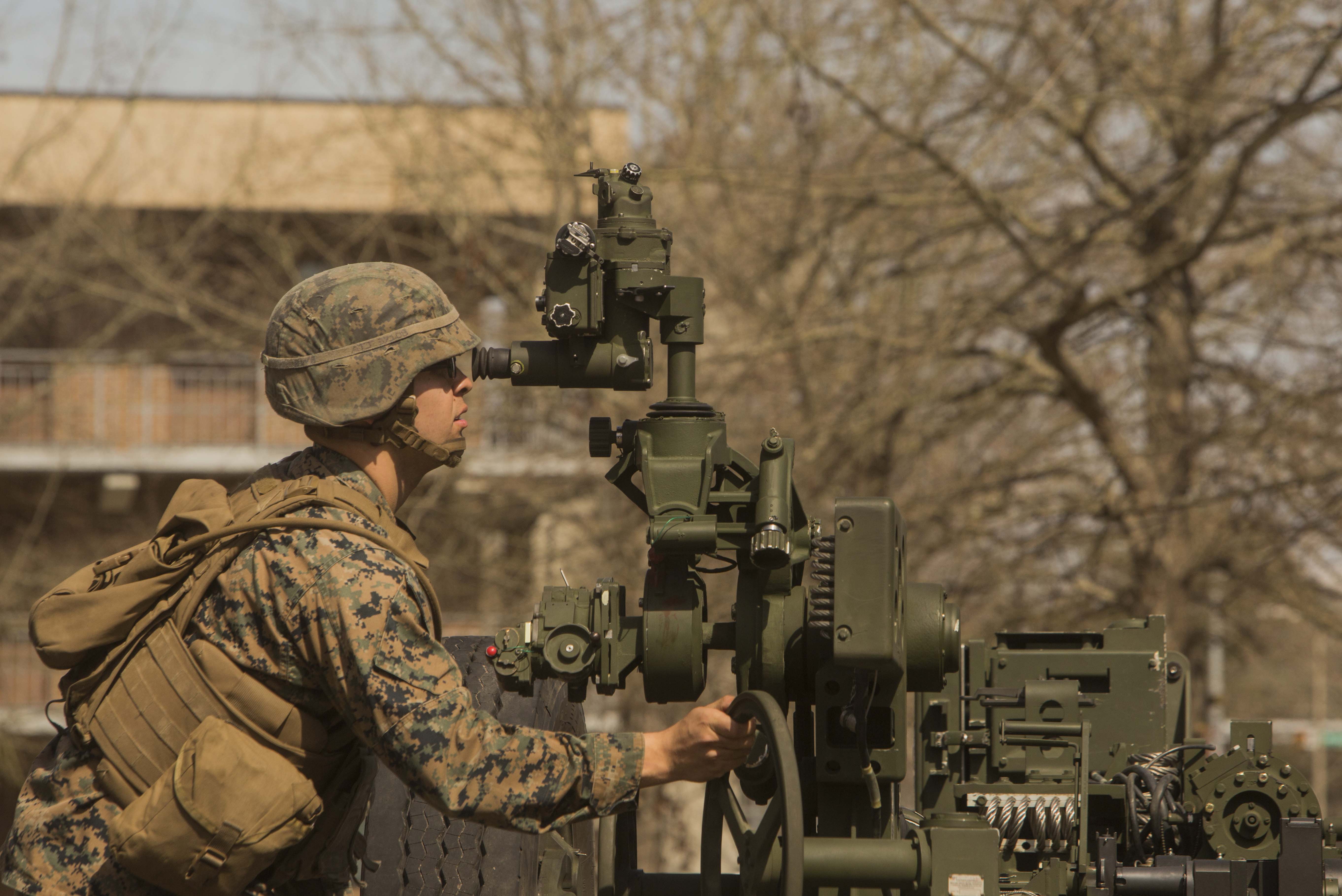 Marines participate in gunner and assisstant gunner course