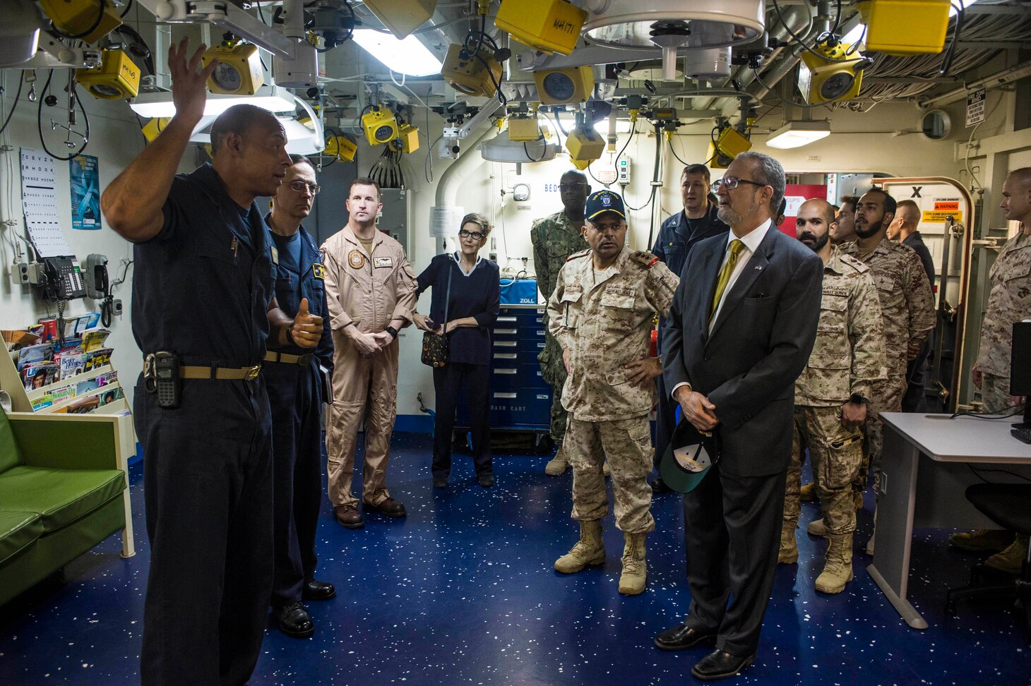 USS Makin Island Hosts Kuwait Navy Staff, US Ambassador > United States ...