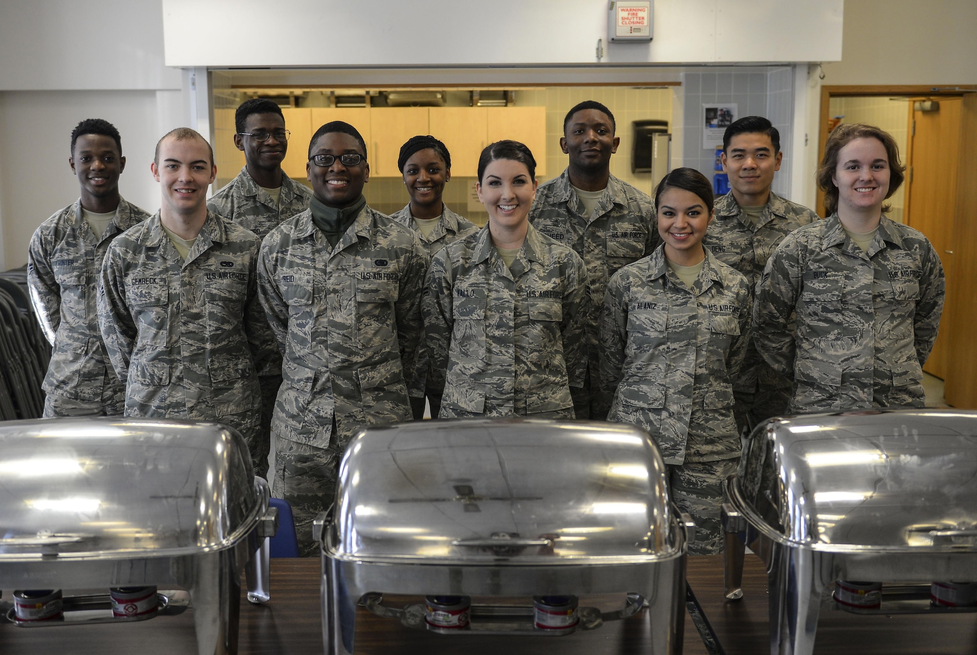Volunteer chefs 'ACE' free breakfast for fellow Airmen > Royal Air ...