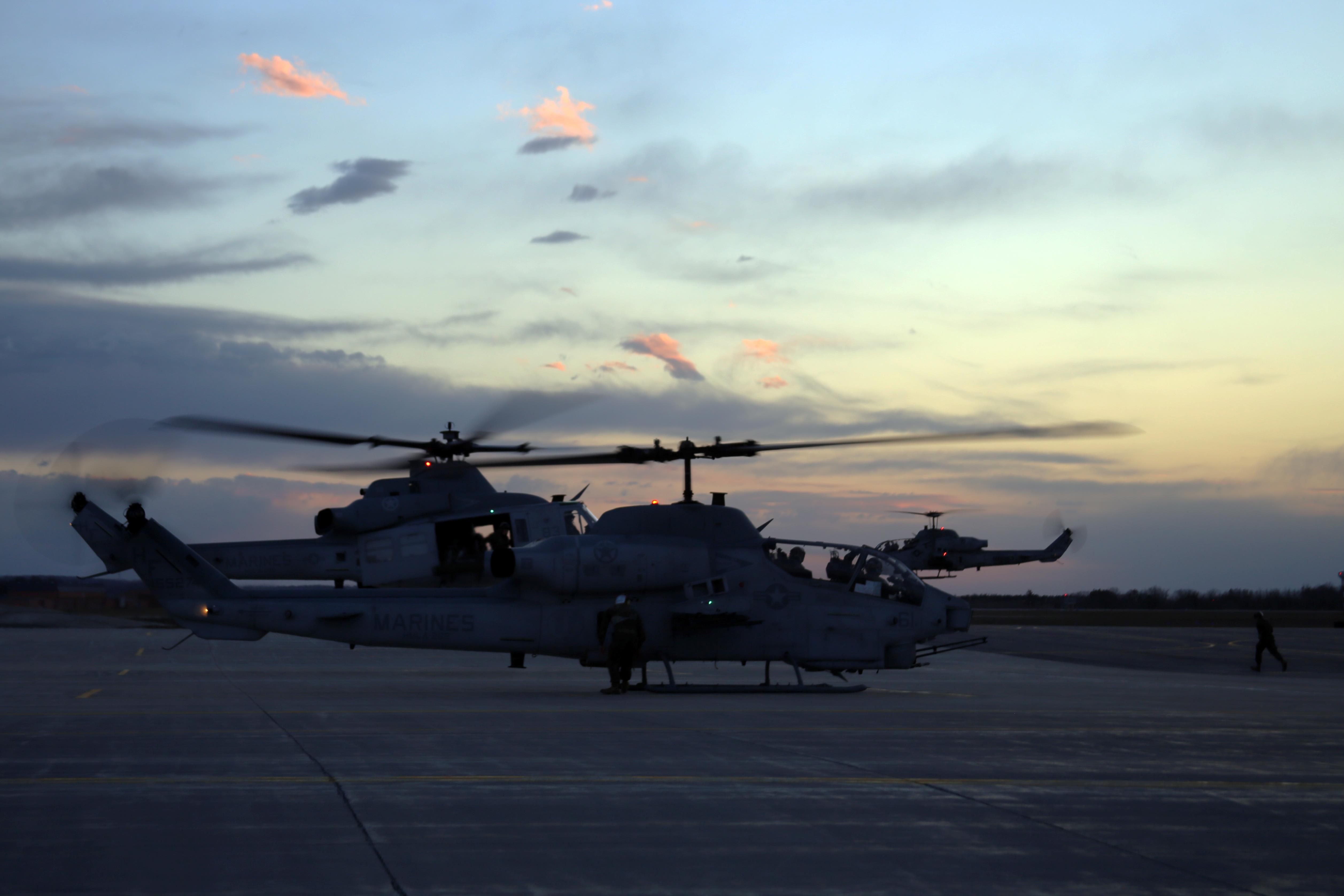 Snow or shine: HMLA-269 Marines take to the frigid skies > 2nd Marine ...