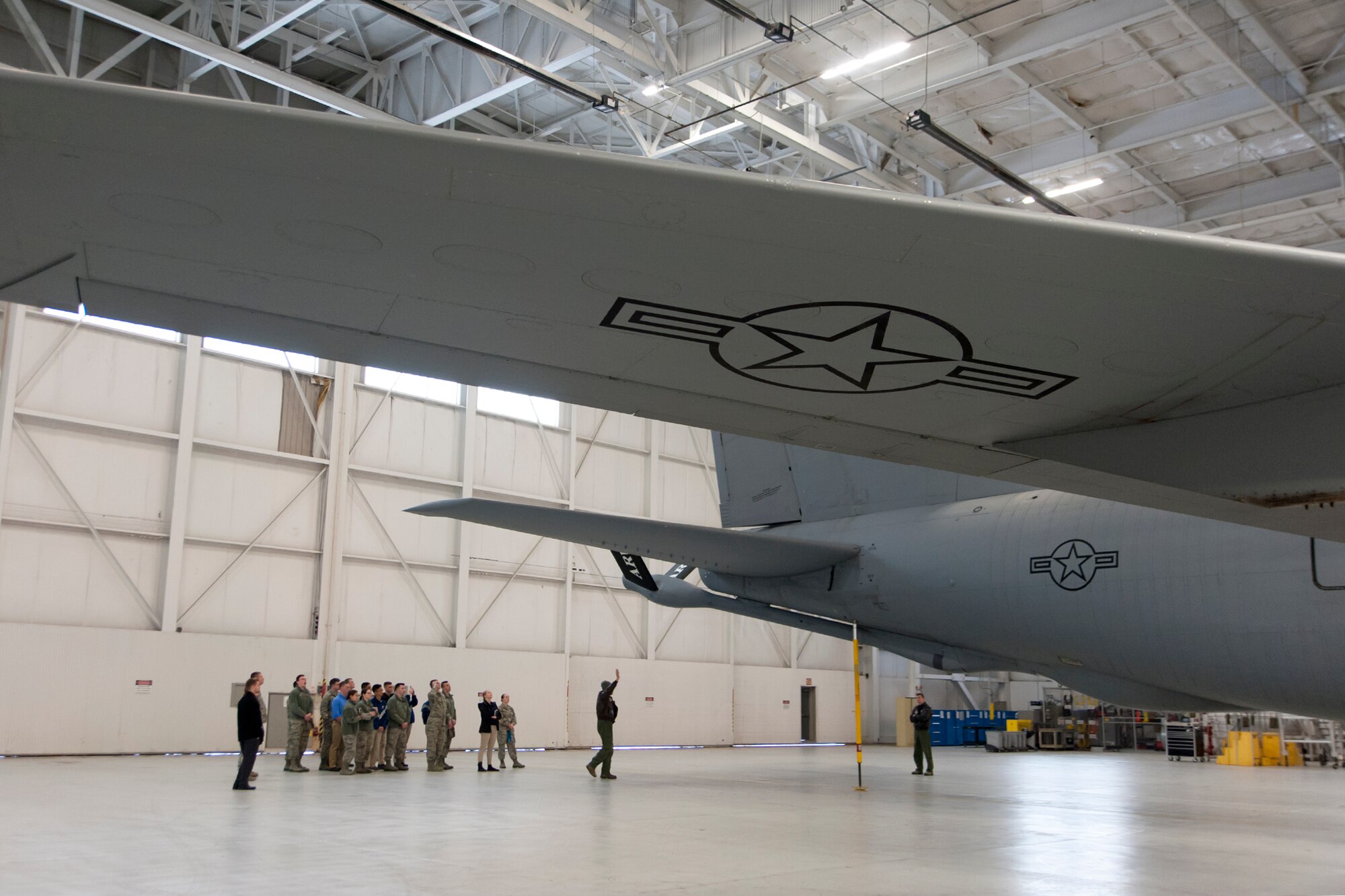 Pilots provide tour to future leaders > 459th Air Refueling Wing ...
