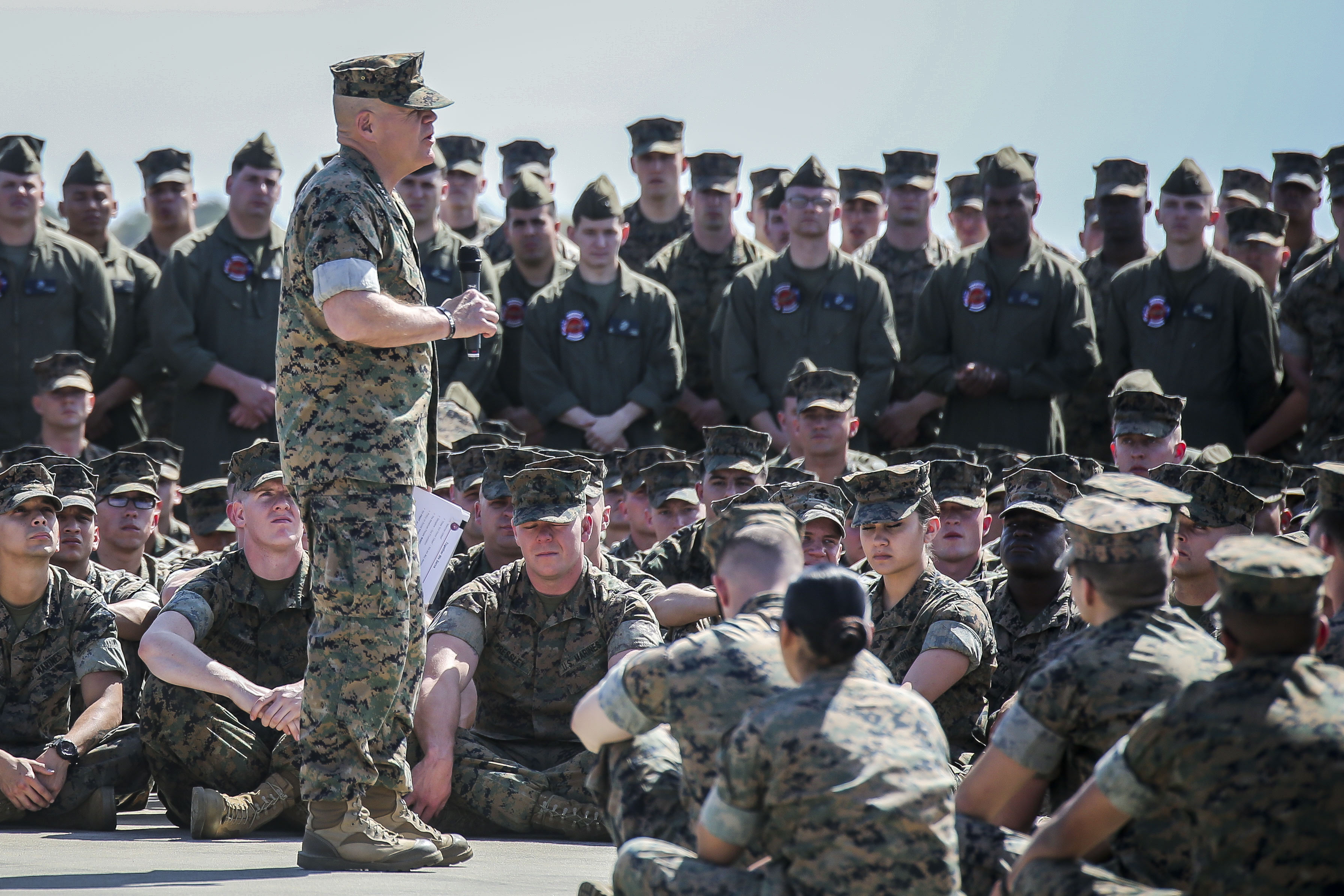 CMC and SMMC visit Fightertown, address Marines