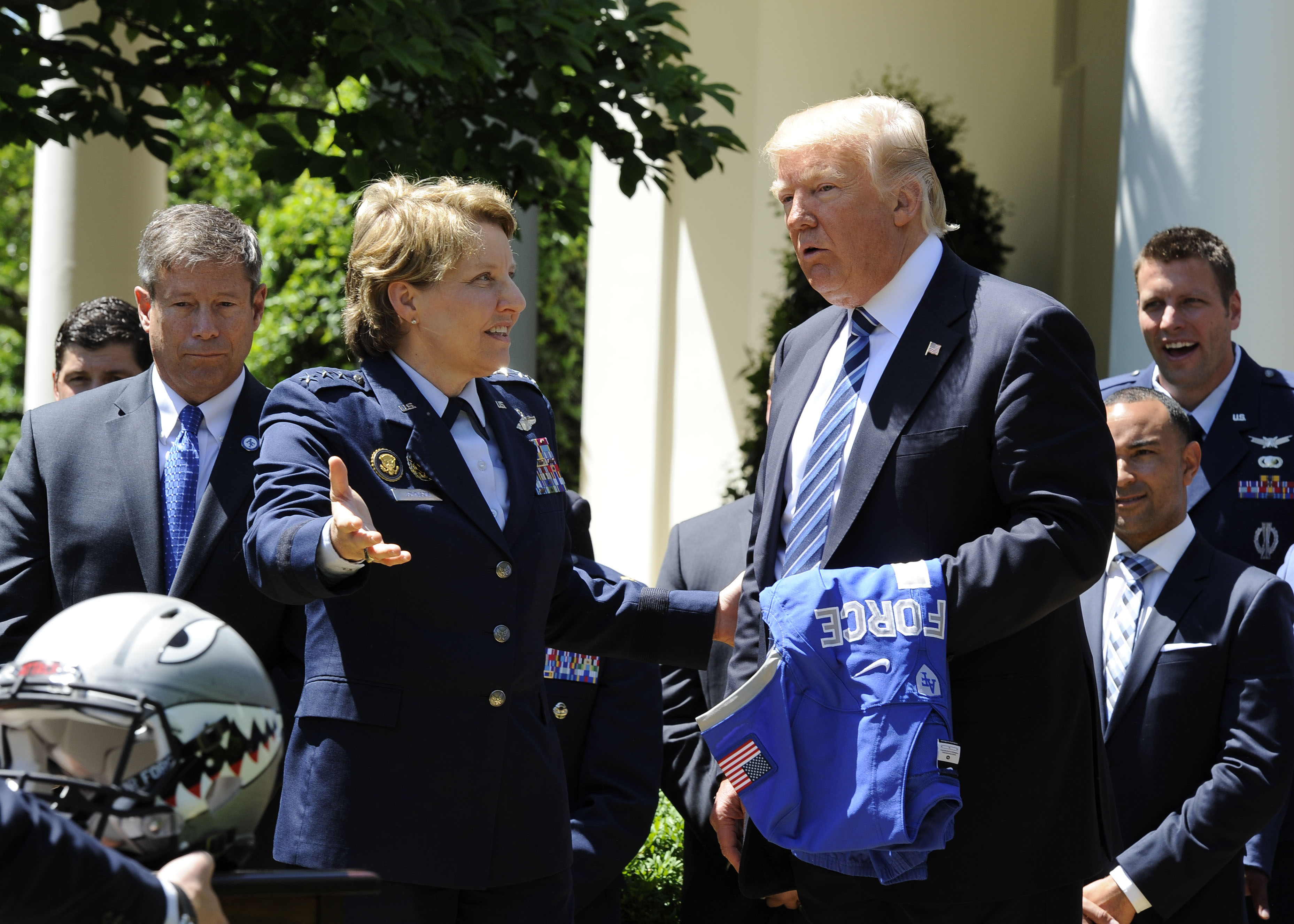 Trump presents CINC Trophy to USAFA > Air Force > Article Display