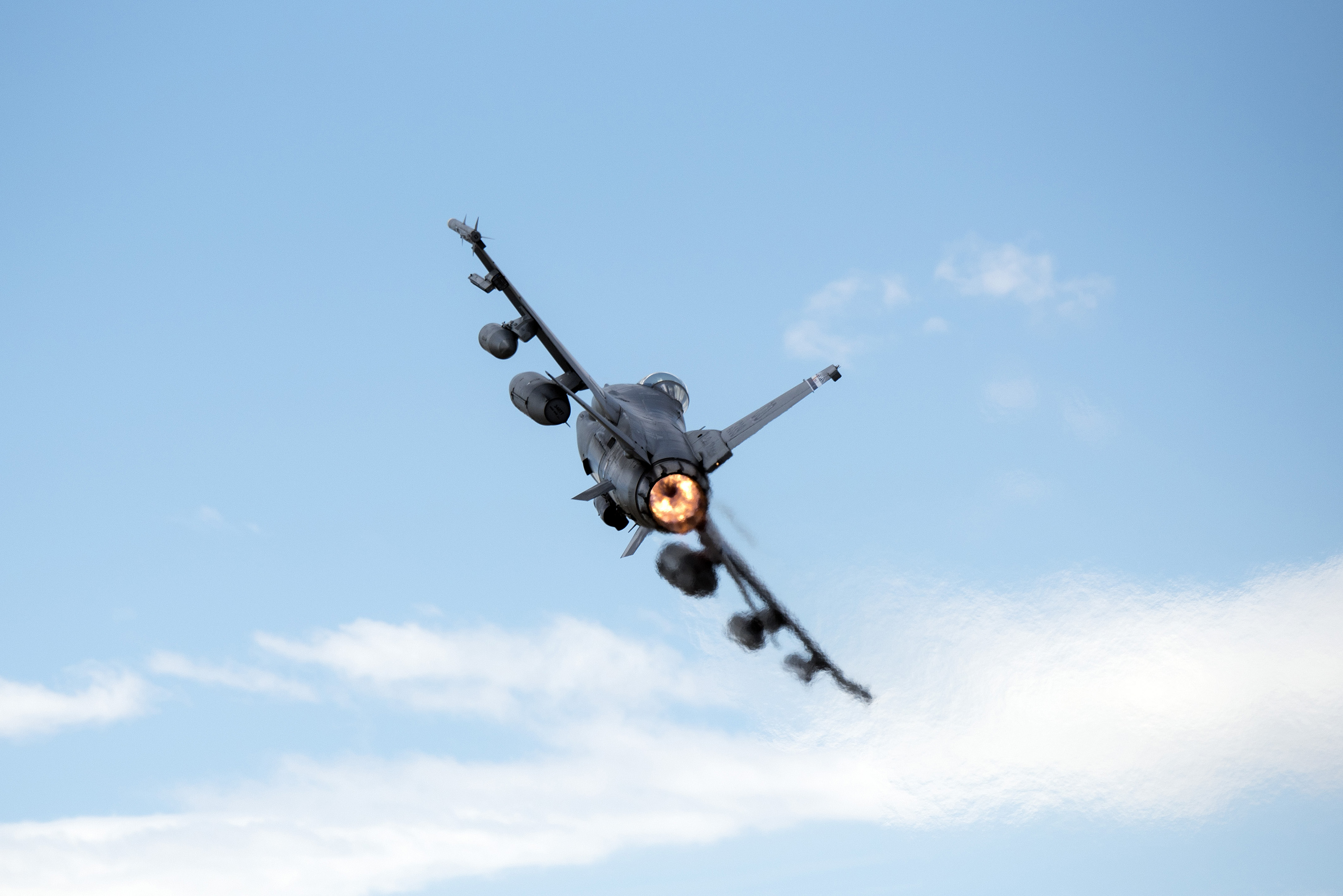 F-16s deploy to Kadena Air Base, Japan