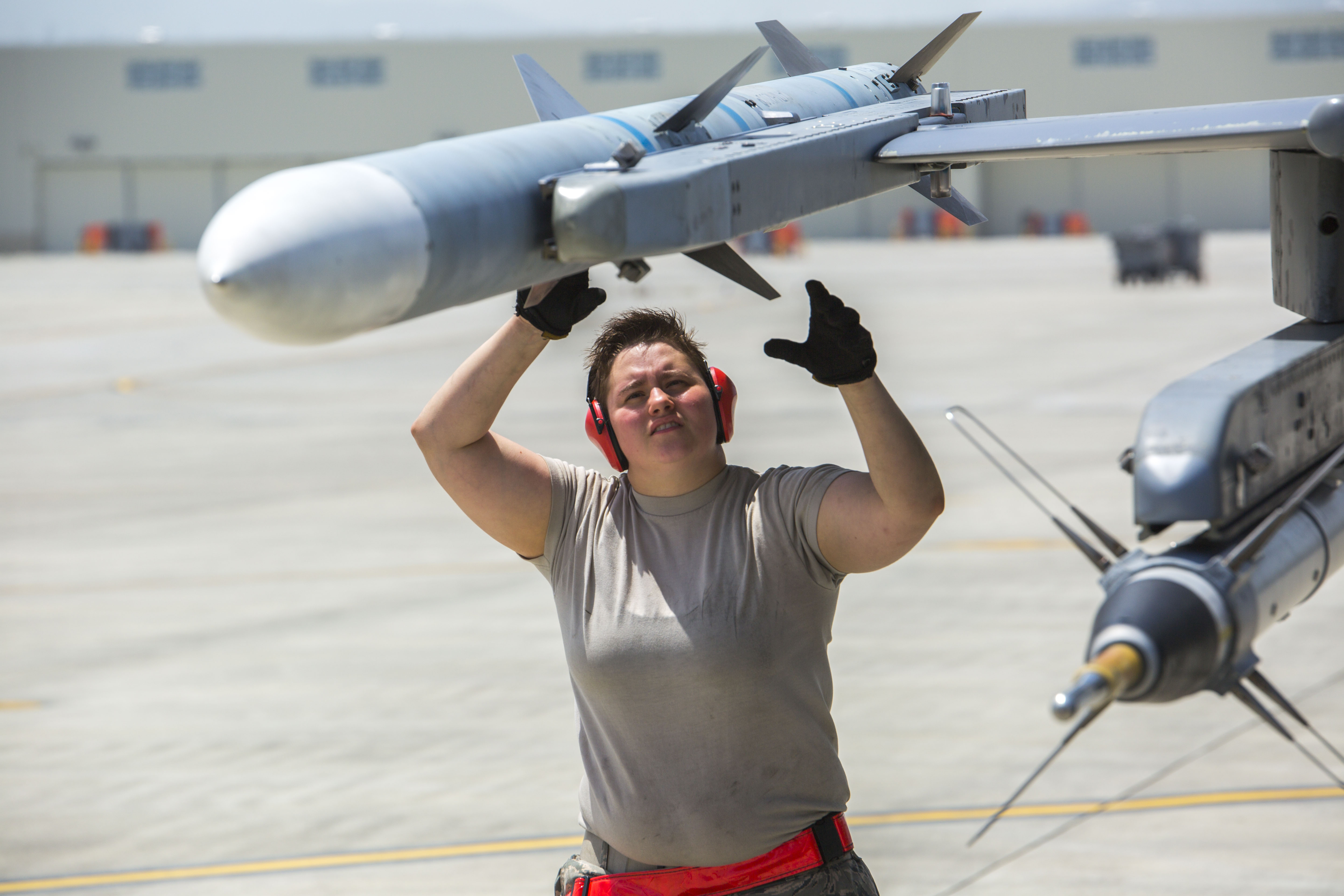 U.S. Air Force F-16s receive hot pit refueling at MCAS Iwakuni