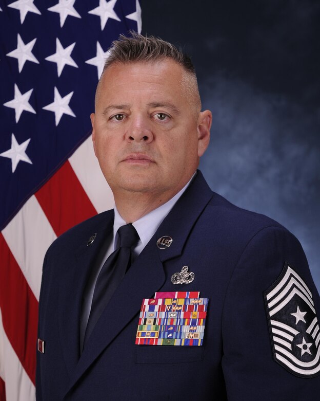 CHIEF MASTER SERGEANT RICHARD D. KING > CONR-1AF (AFNORTH) > Display