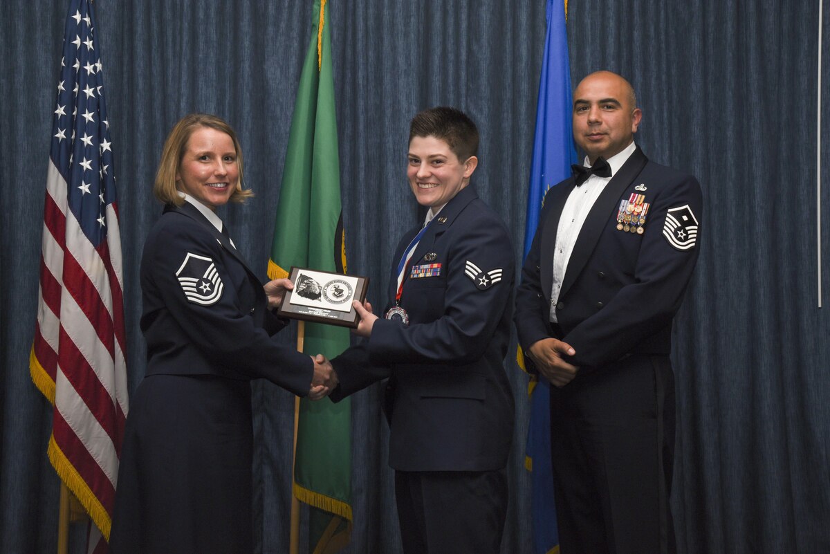 ALS honors top graduates > Fairchild Air Force Base > Article Display