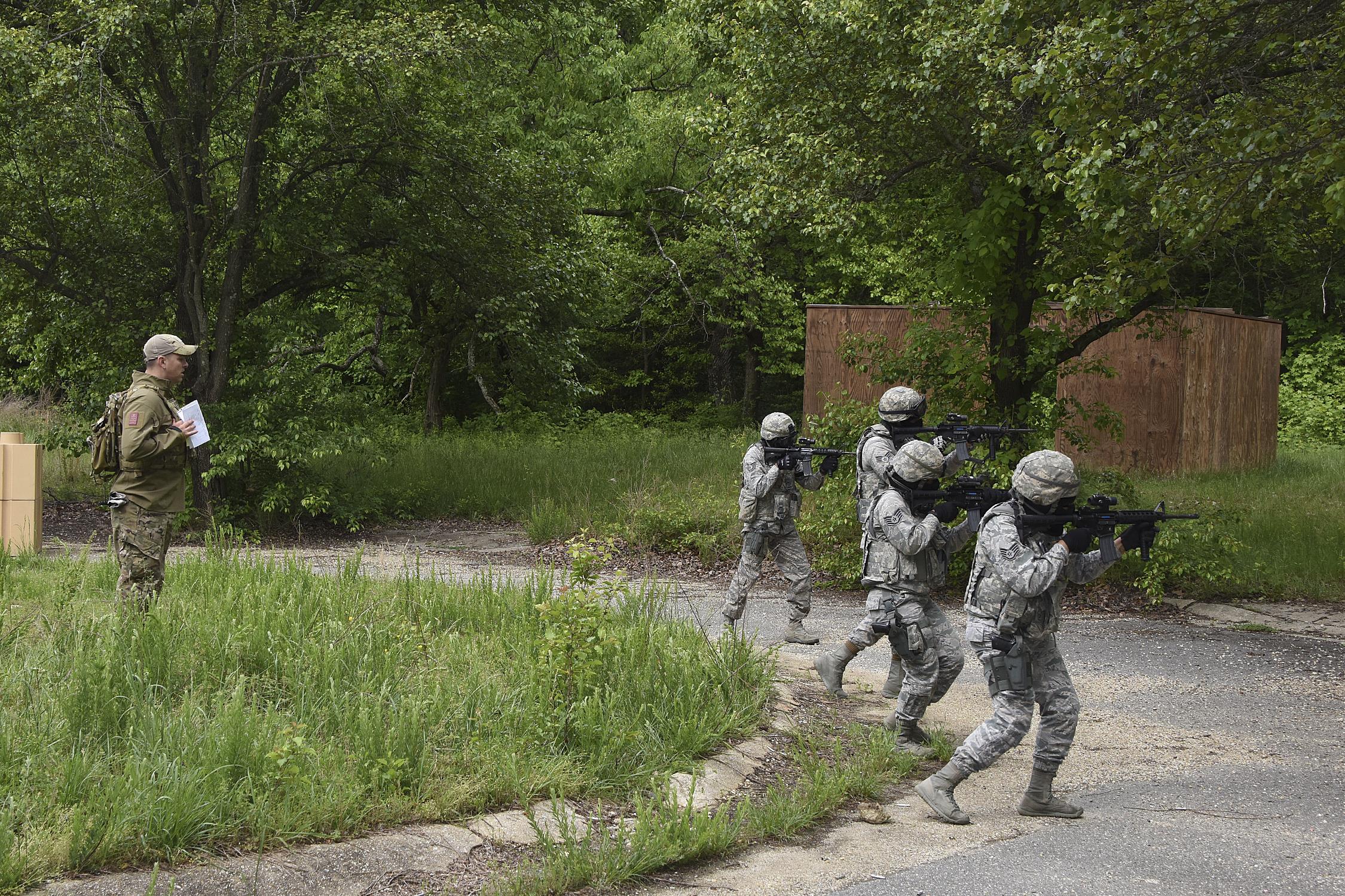 459th SFS participate in Shoot-Move-Communicate training > 459th Air ...