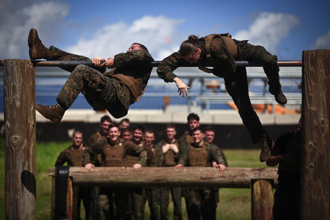 11th MEU's Martial Arts Instructors Course 1-17 concludes aboard Marine ...