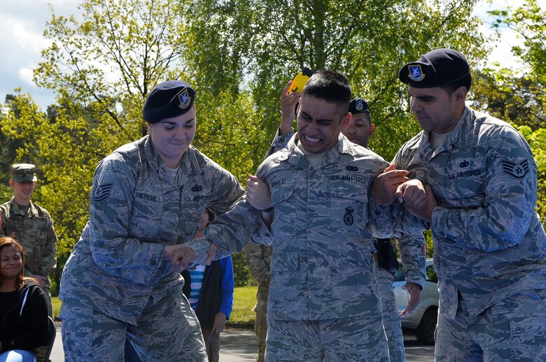 Ramstein honors law enforcers > Ramstein Air Base > Article Display