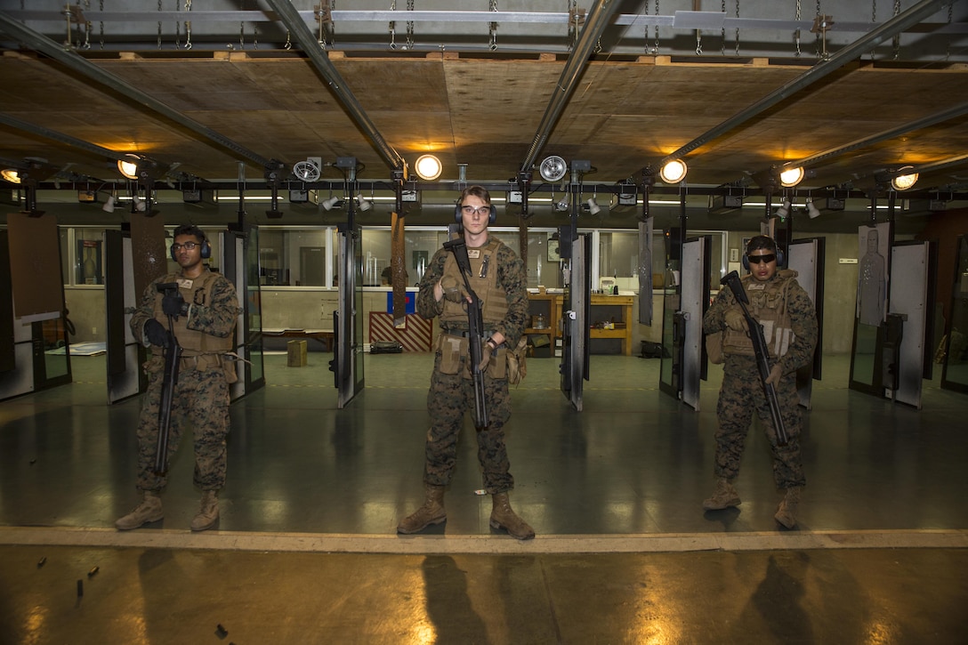 MWSS-171 conducts breach training at range