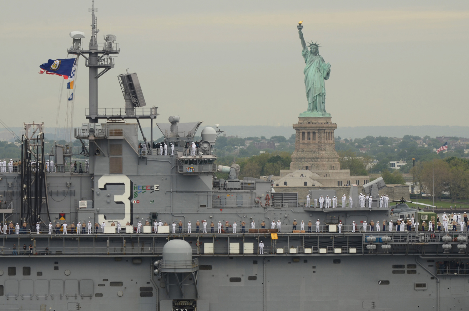 USS Kearsarge Arrives in New York City for Fleet Week > United States ...