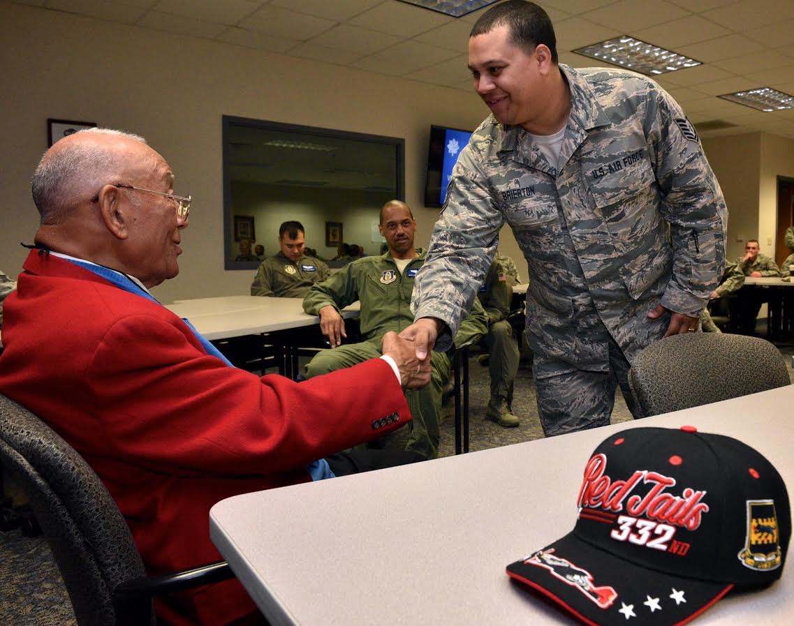 Meeting an American hero > Scott Air Force Base > Article Display
