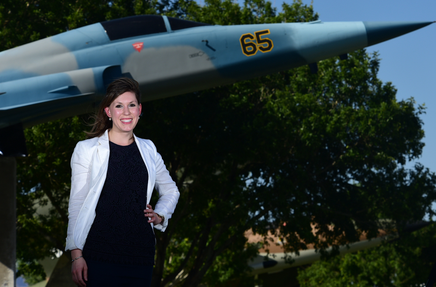 Key spouse gives back > Air Combat Command > Article Display