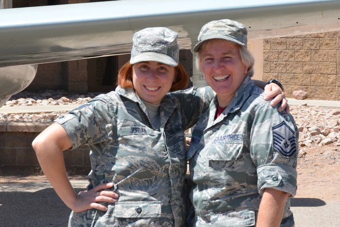 Face of Defense: Mother, Daughter Reflect on Air Guard Service > Air ...