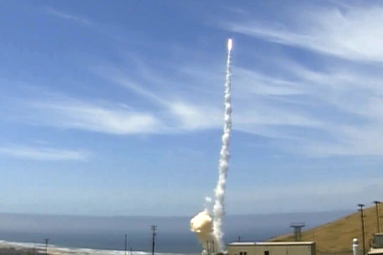Defense Department Successfully Intercepts Missile in Test > Air ...