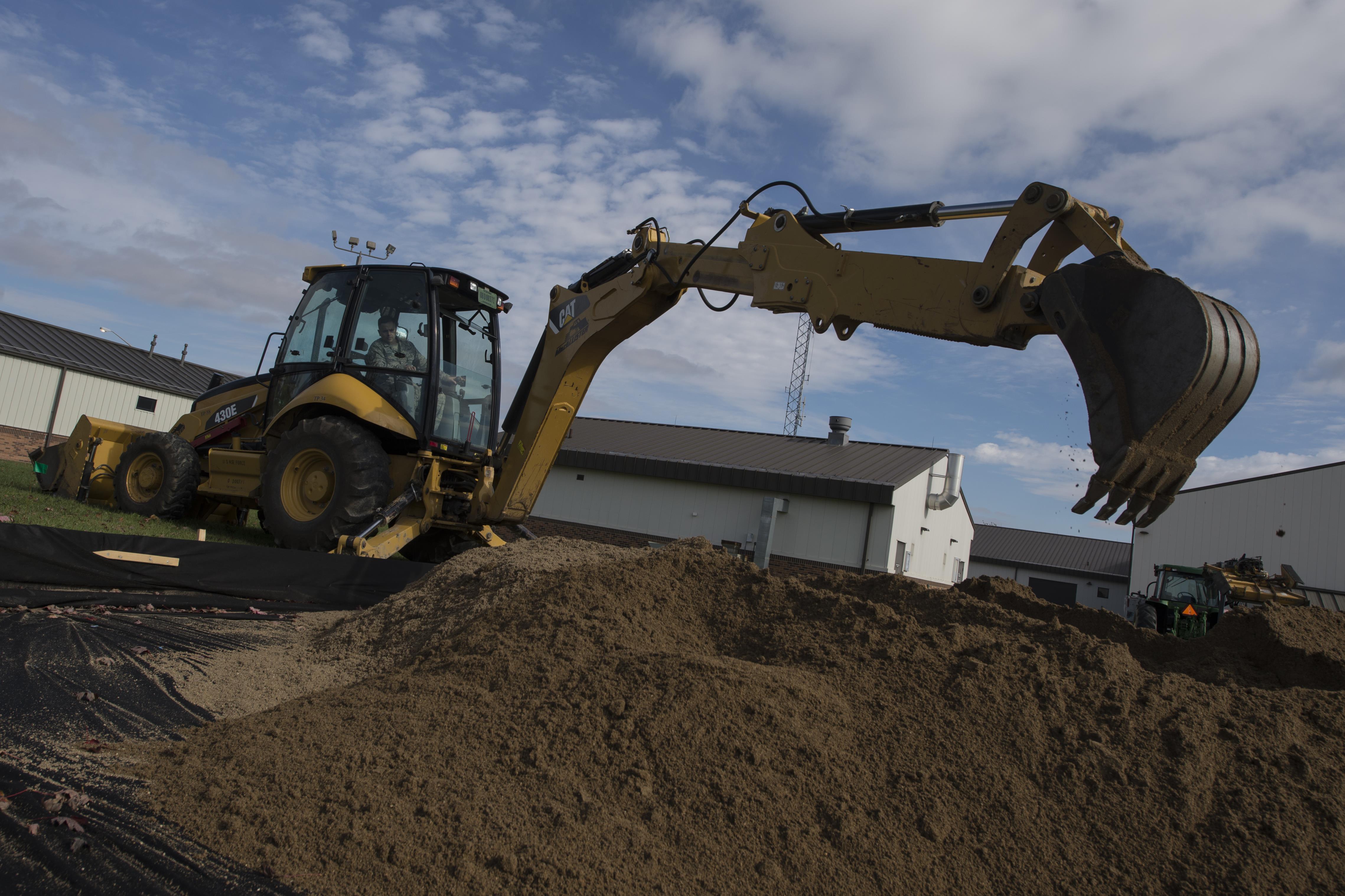 Digging deep, CE builds new sand pit > Grissom Air Reserve Base > News