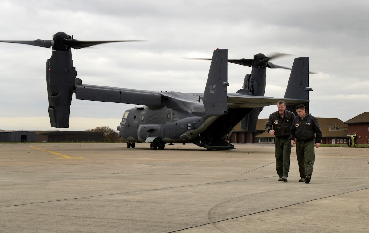 USAFE-AFAFRICA commander visits RAF Mildenhall > U.S. Air Forces in ...