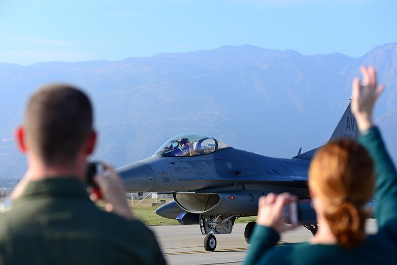 Aviano Airmen return from deployment > Aviano Air Base > News Display