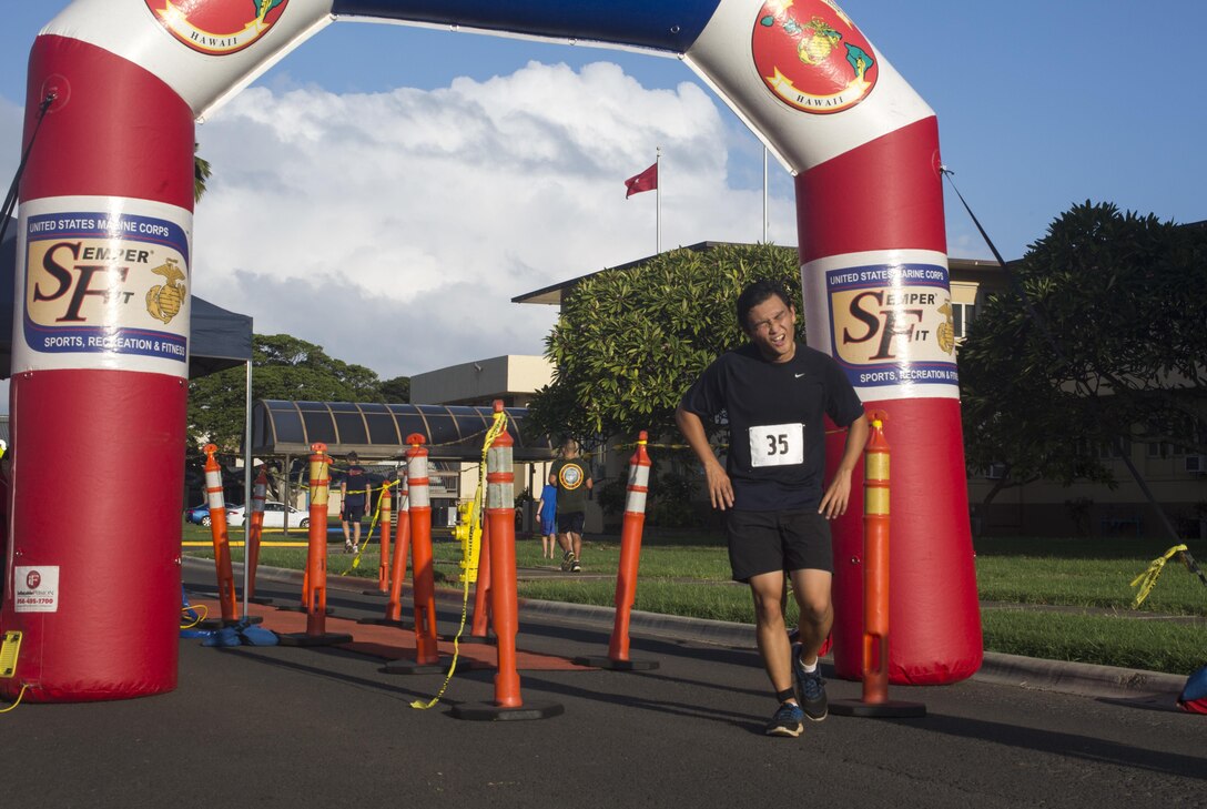 3rd Radio Bn., Semper Fit host Turkey Trot 10k