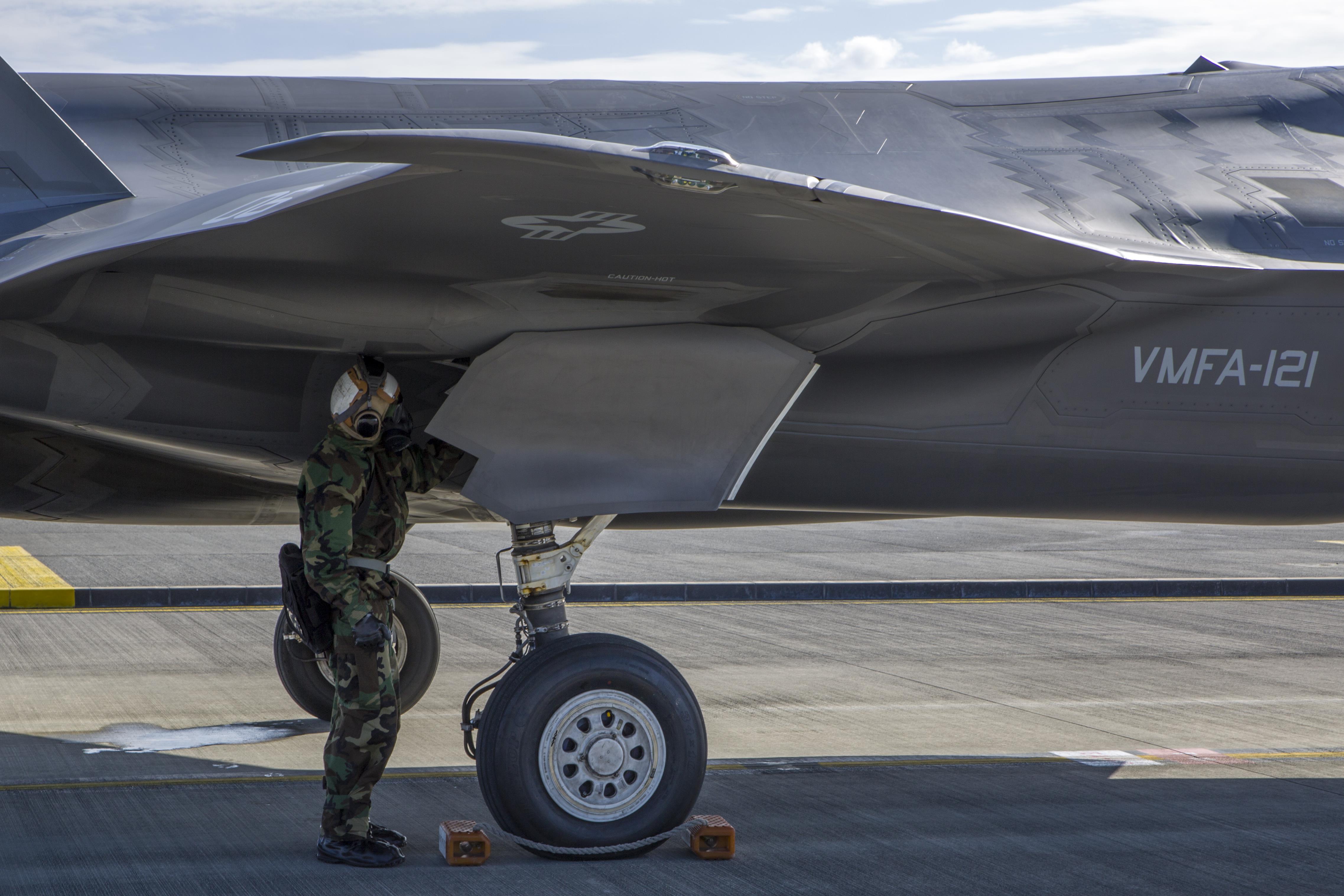 VMFA-121 trains to fuel airpower in contaminated environments > Marine ...