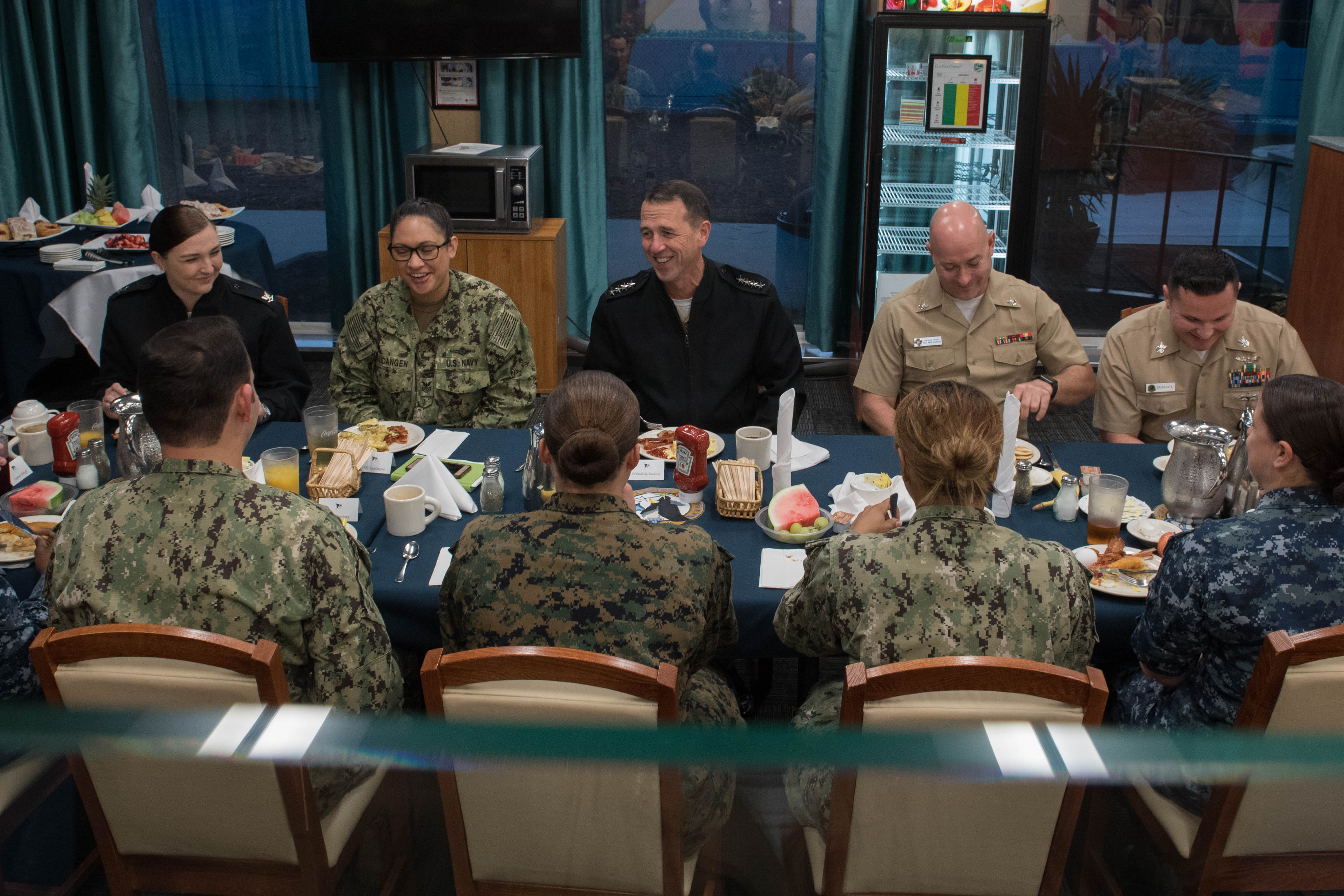 CNO Visits Sailors from Navy Region Southwest > United States Navy ...