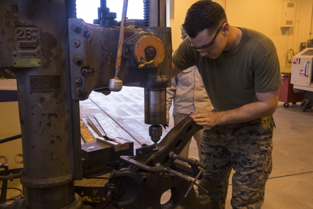 Marines Provide Manufacturing Capabilities to 3rd Marine Logistics ...