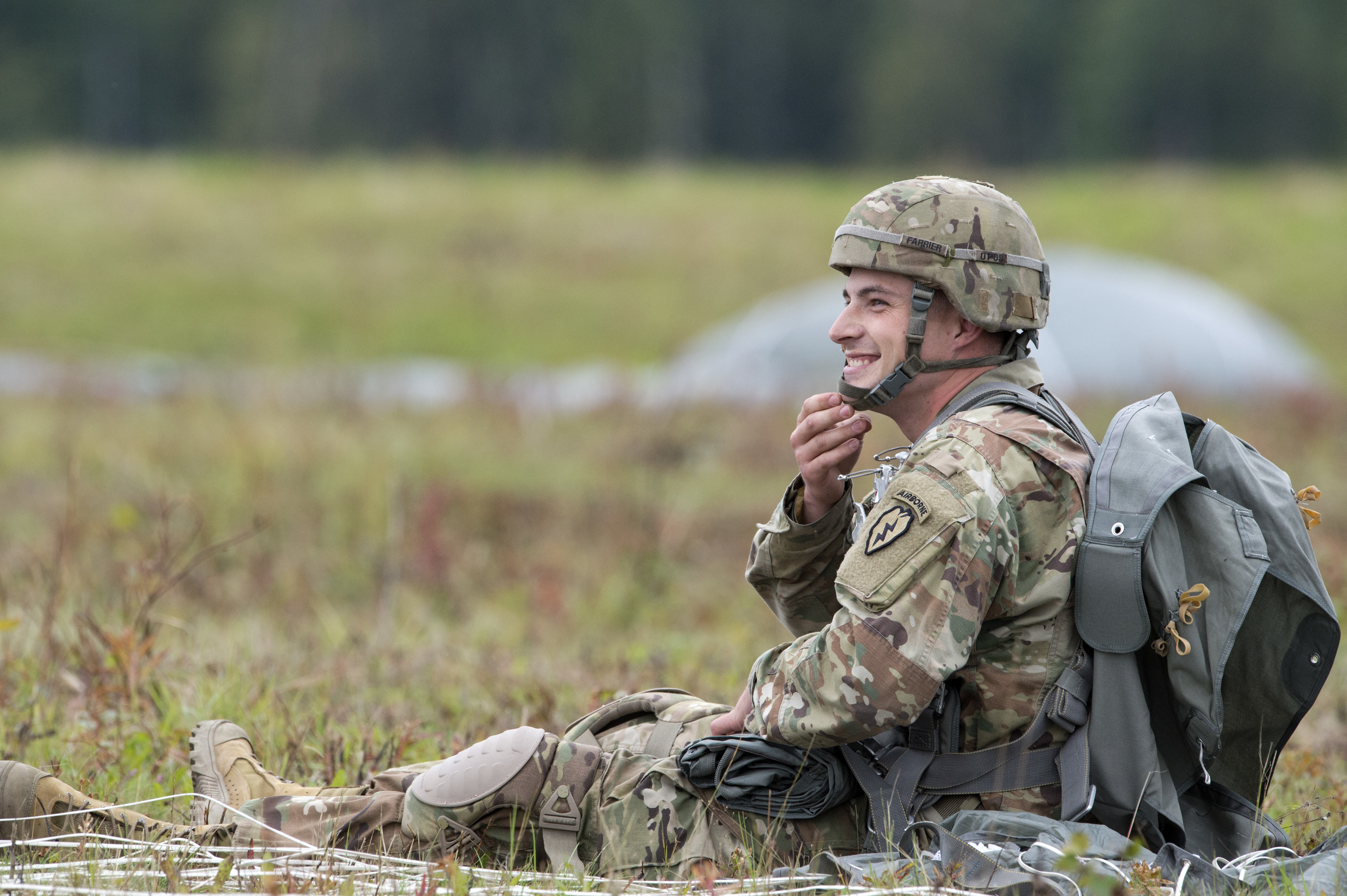 4/25 Paratroopers conduct airborne jump training at JBER
