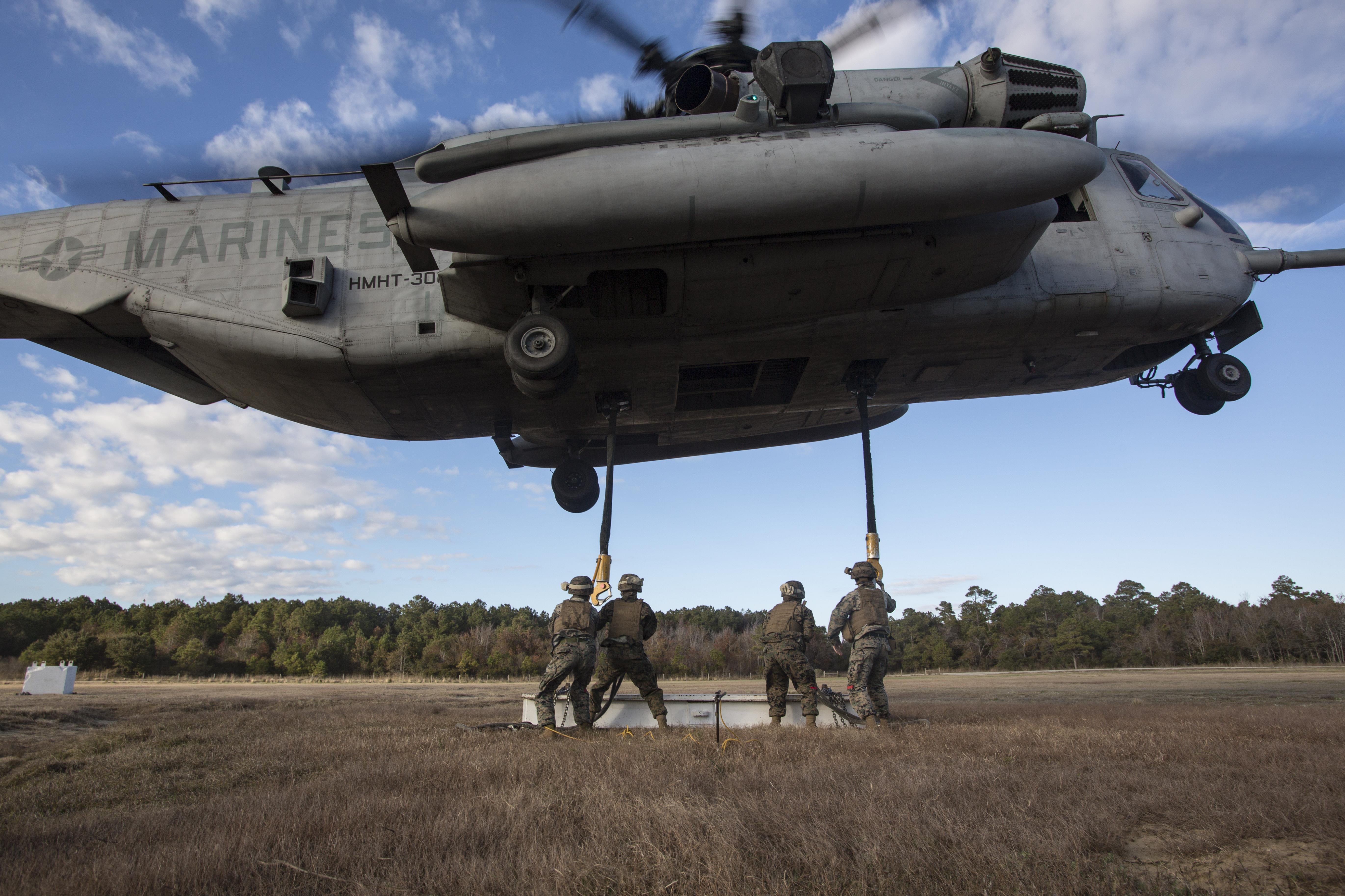 CLB-6 conducts Helicopter Support Team training