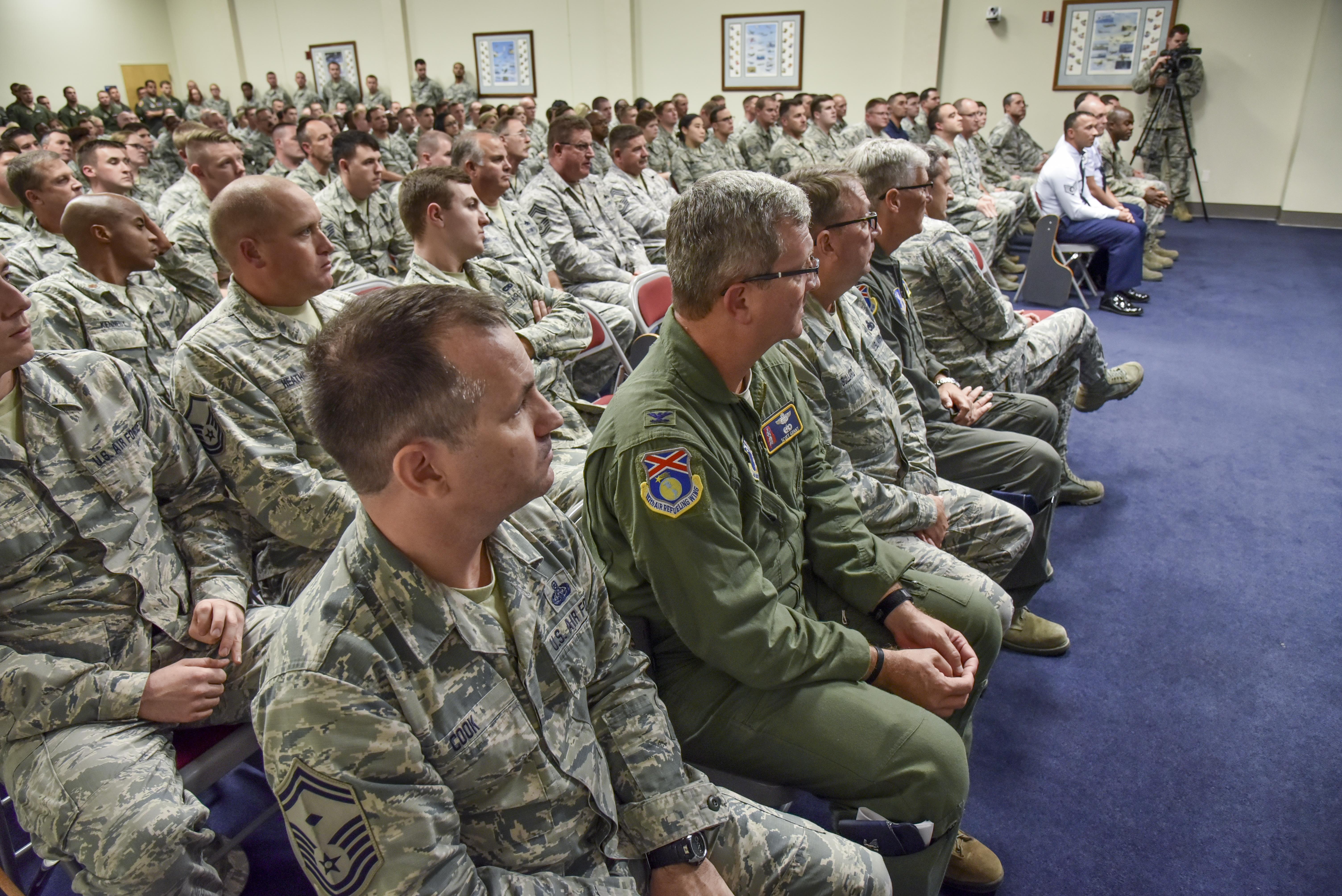 Lt. Gen L. Scott Rice Visits The 117 ARW