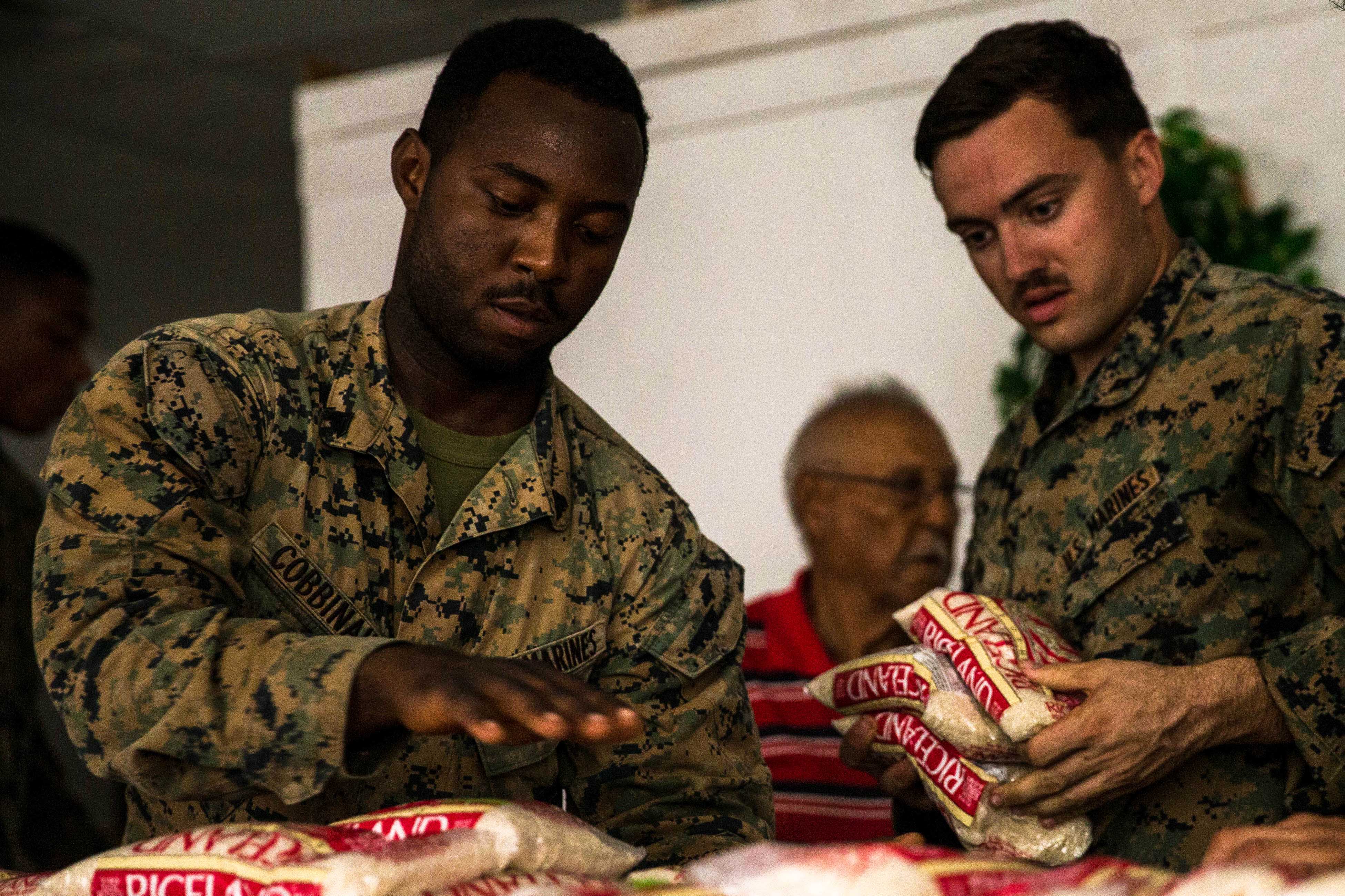 26th MEU Marines assist Salvation Army in Puerto Rico