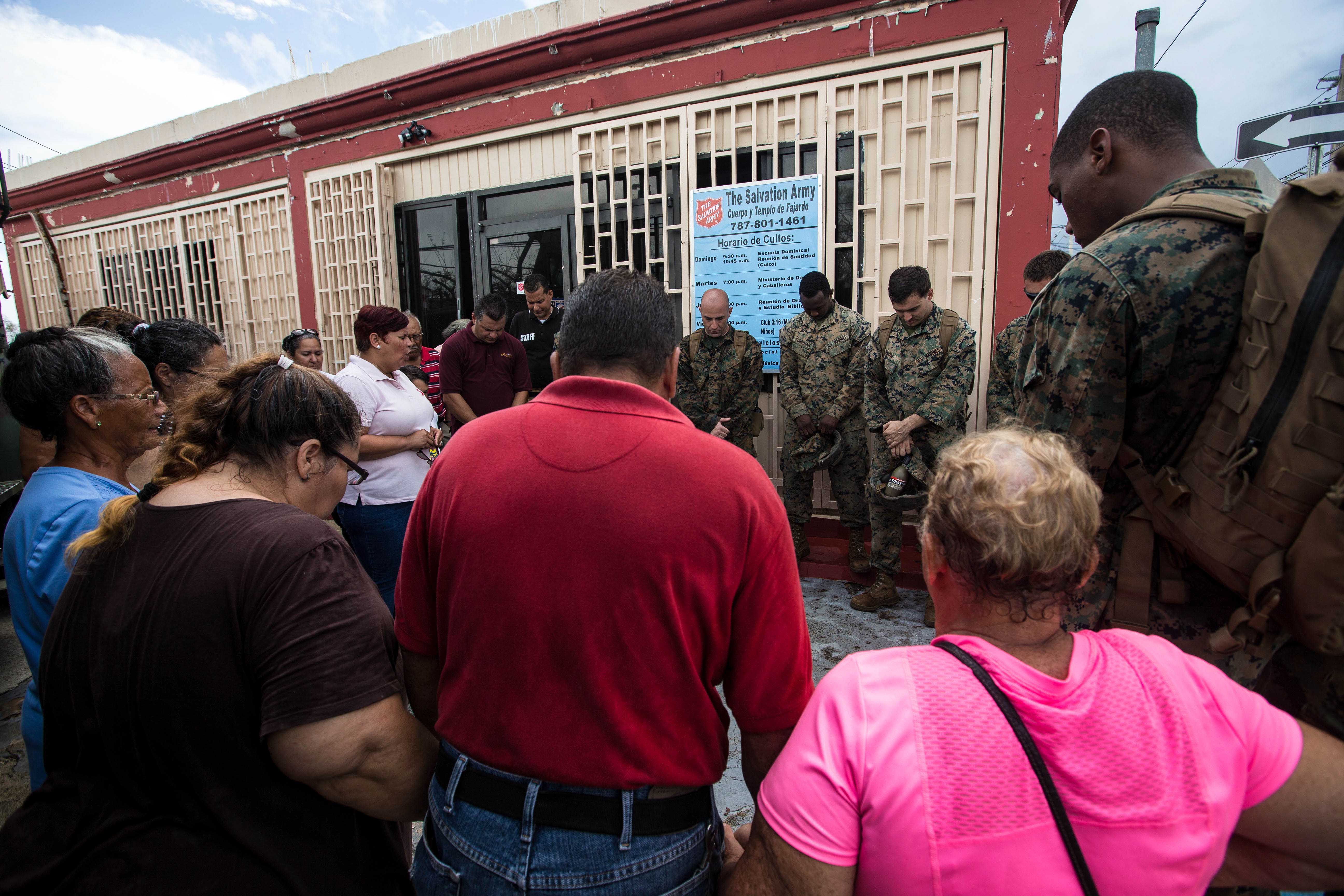 26th MEU Marines assist Salvation Army in Puerto Rico