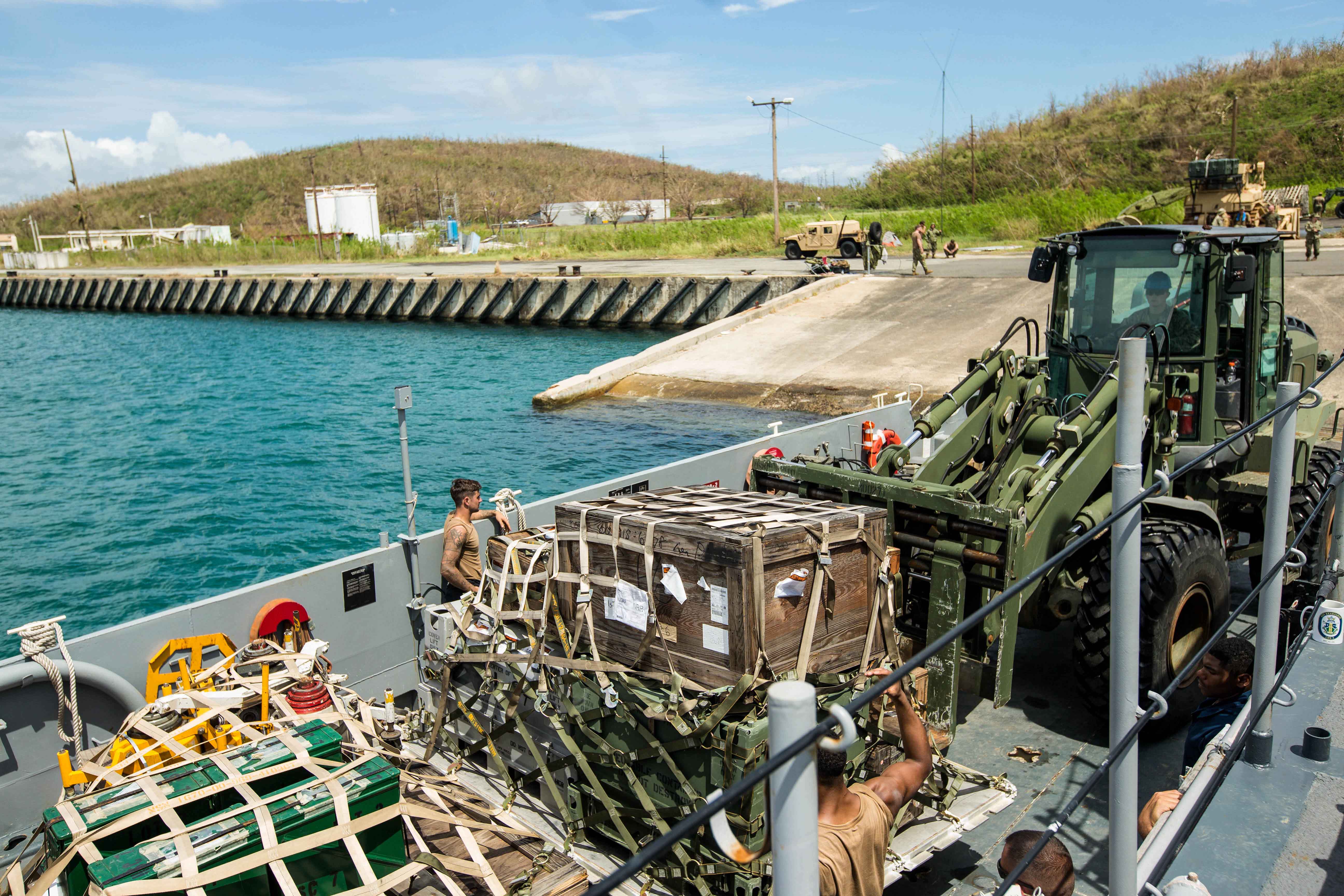26th MEU Marines, Sailors load supplies, equipment onto LCUs in Puerto Rico