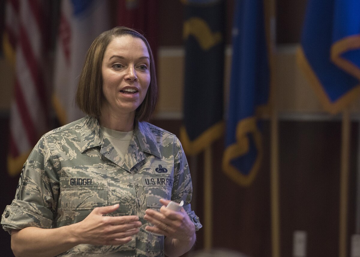 AETC, 19 AF leadership visit 33 FW > Air University (AU) > Air ...