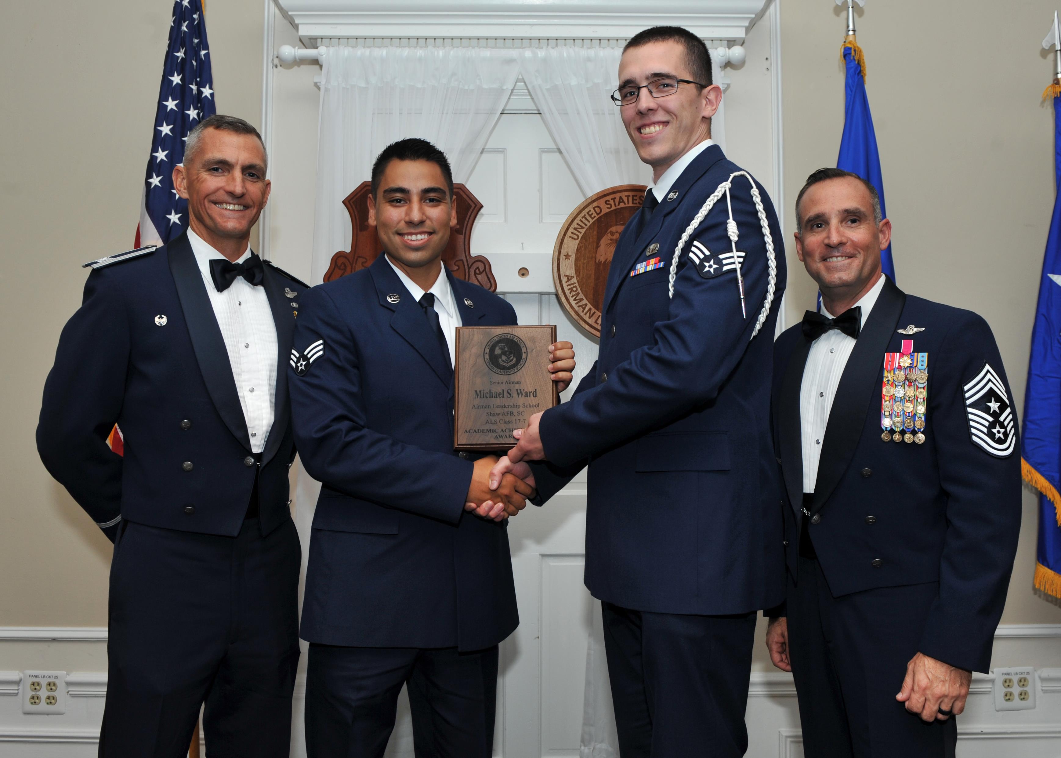 ALS Class 17-7 graduates > Shaw Air Force Base > Article Display